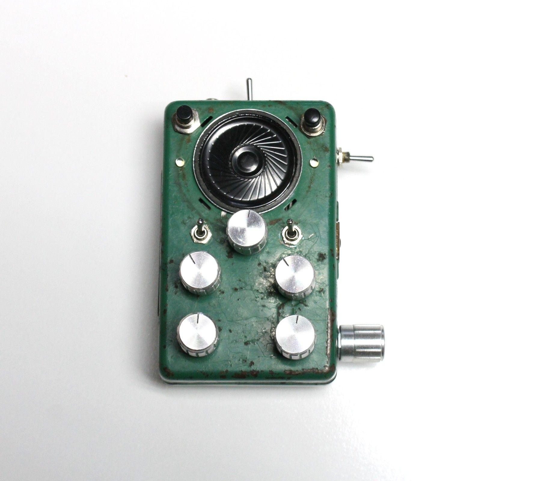 Fizzle Loop Synth V3 (555 Timer) : 11 Steps (with Pictures) - Instructables