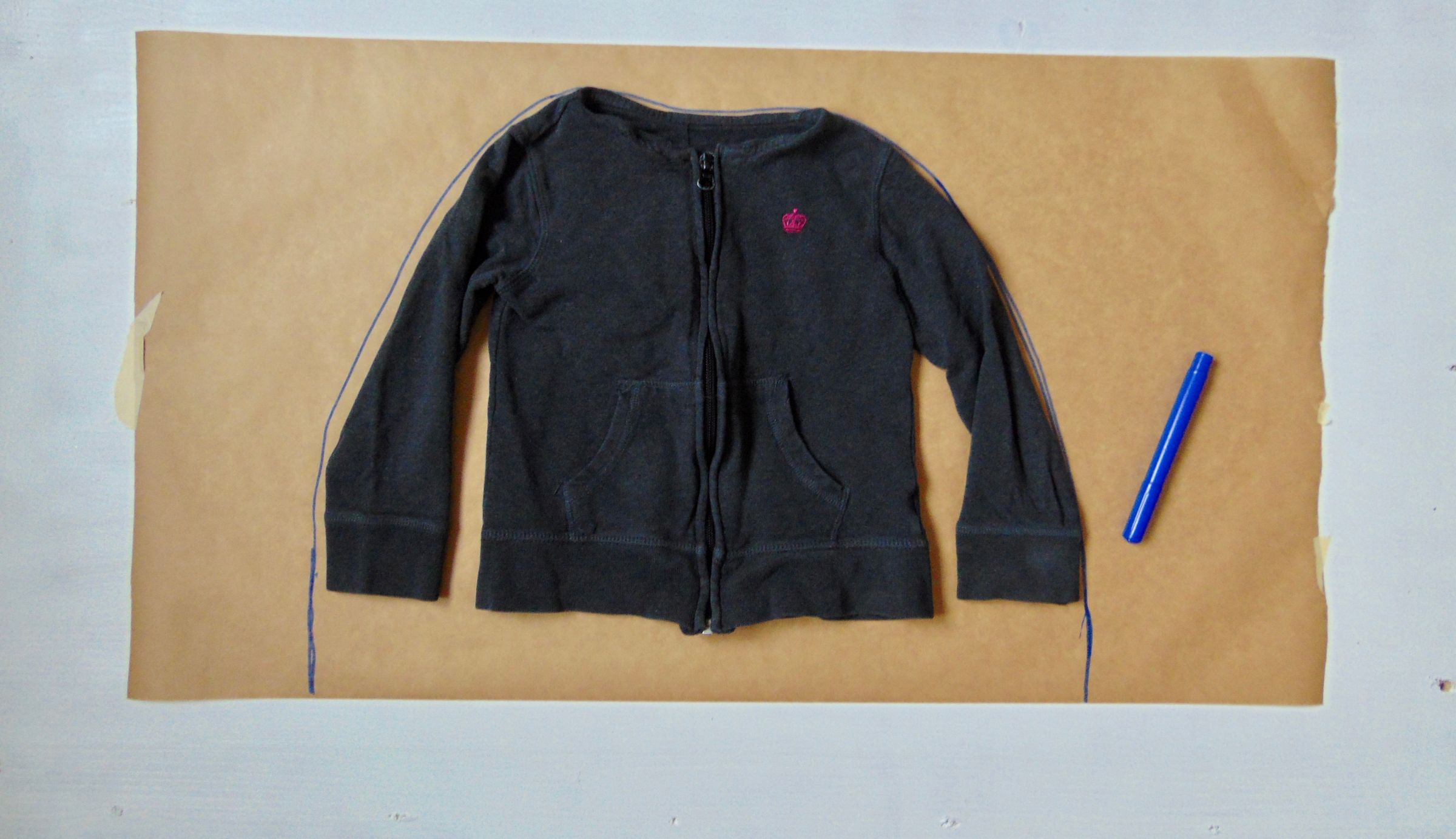 Warm Cloak From an Old Blanket : 12 Steps (with Pictures) - Instructables