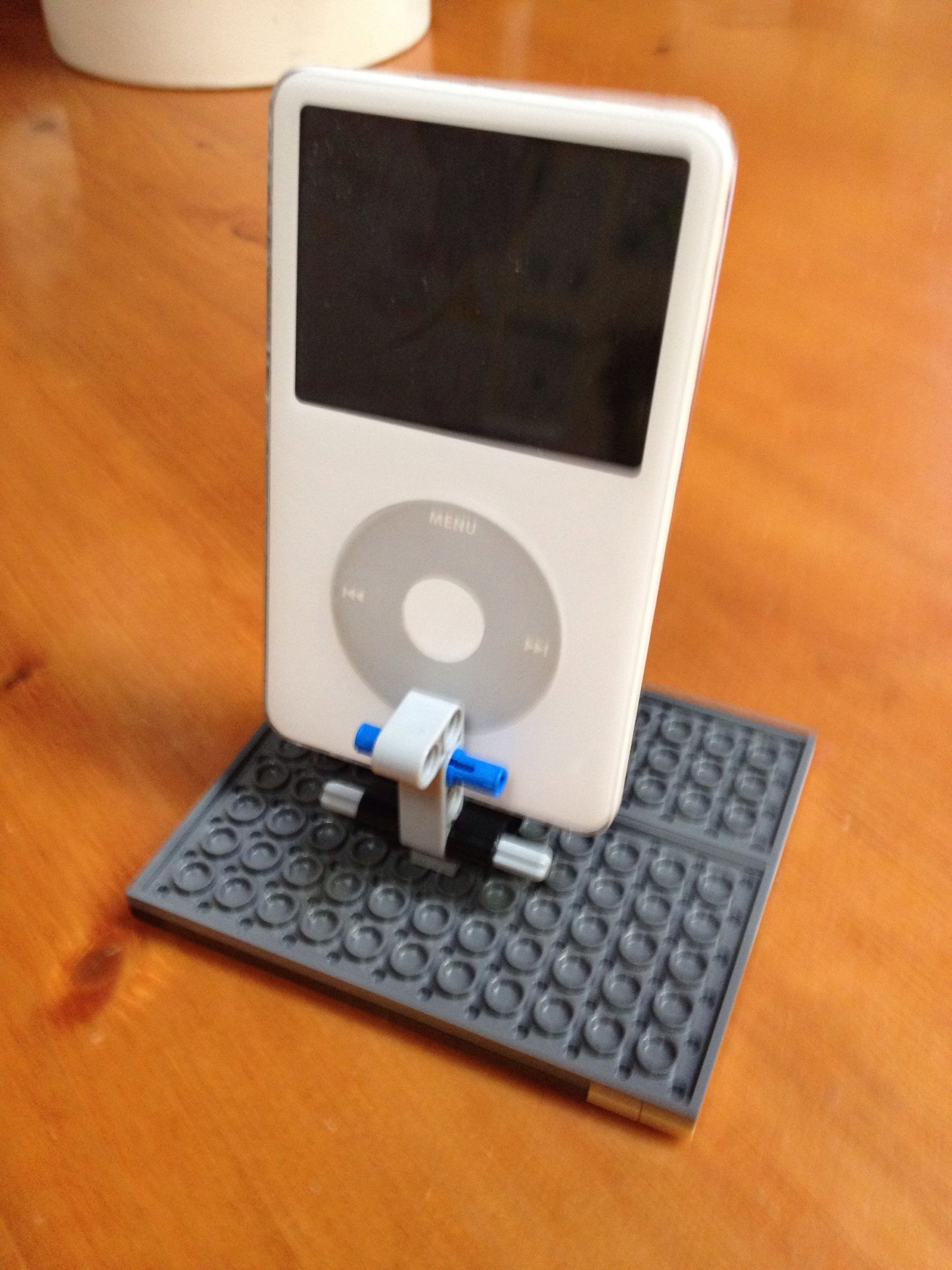 Adjustable Lego IPod Stand!!! : 13 Steps - Instructables