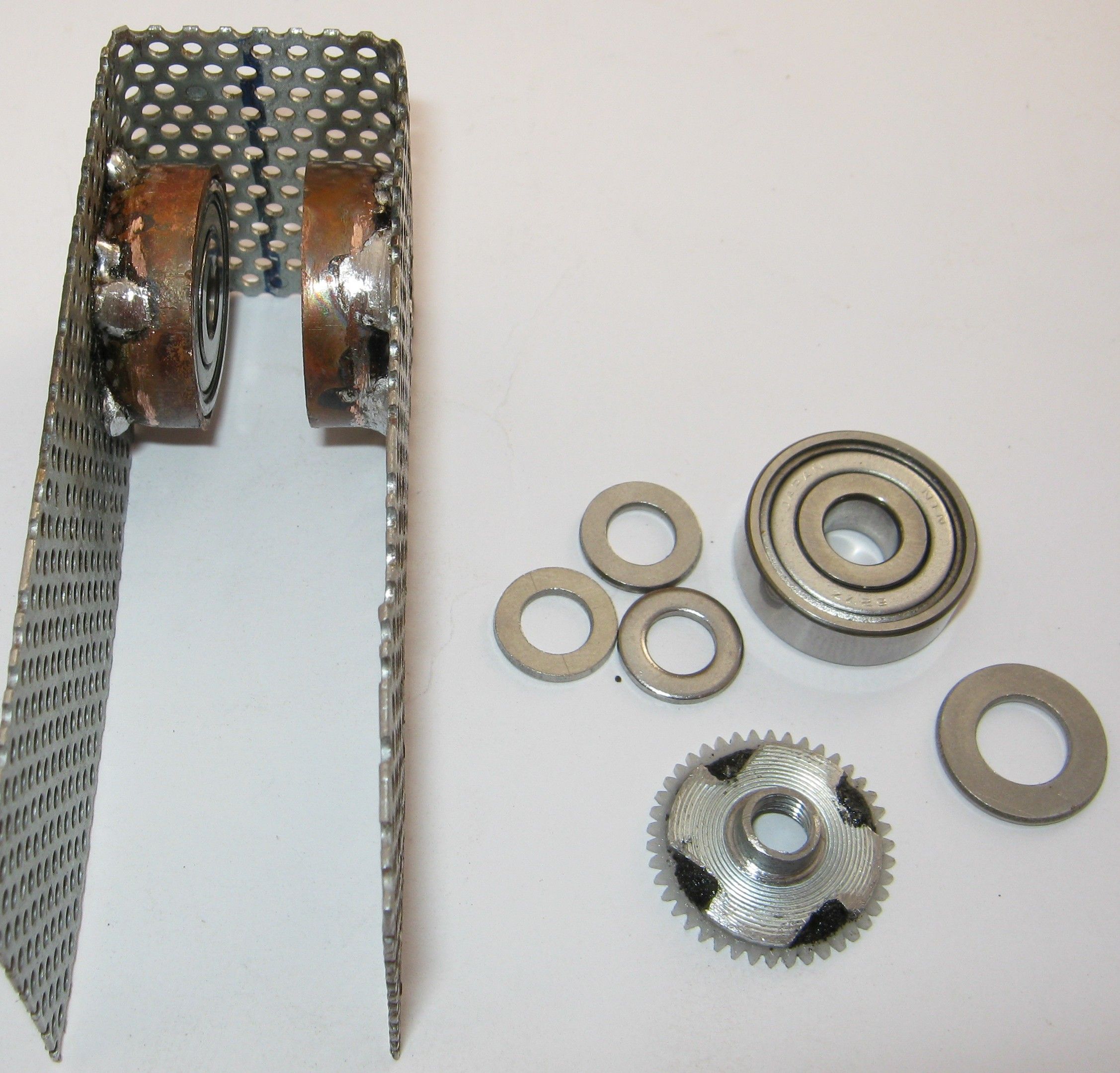 Dual Axis Transistorized Solar Tracker : 7 Steps (with Pictures ...