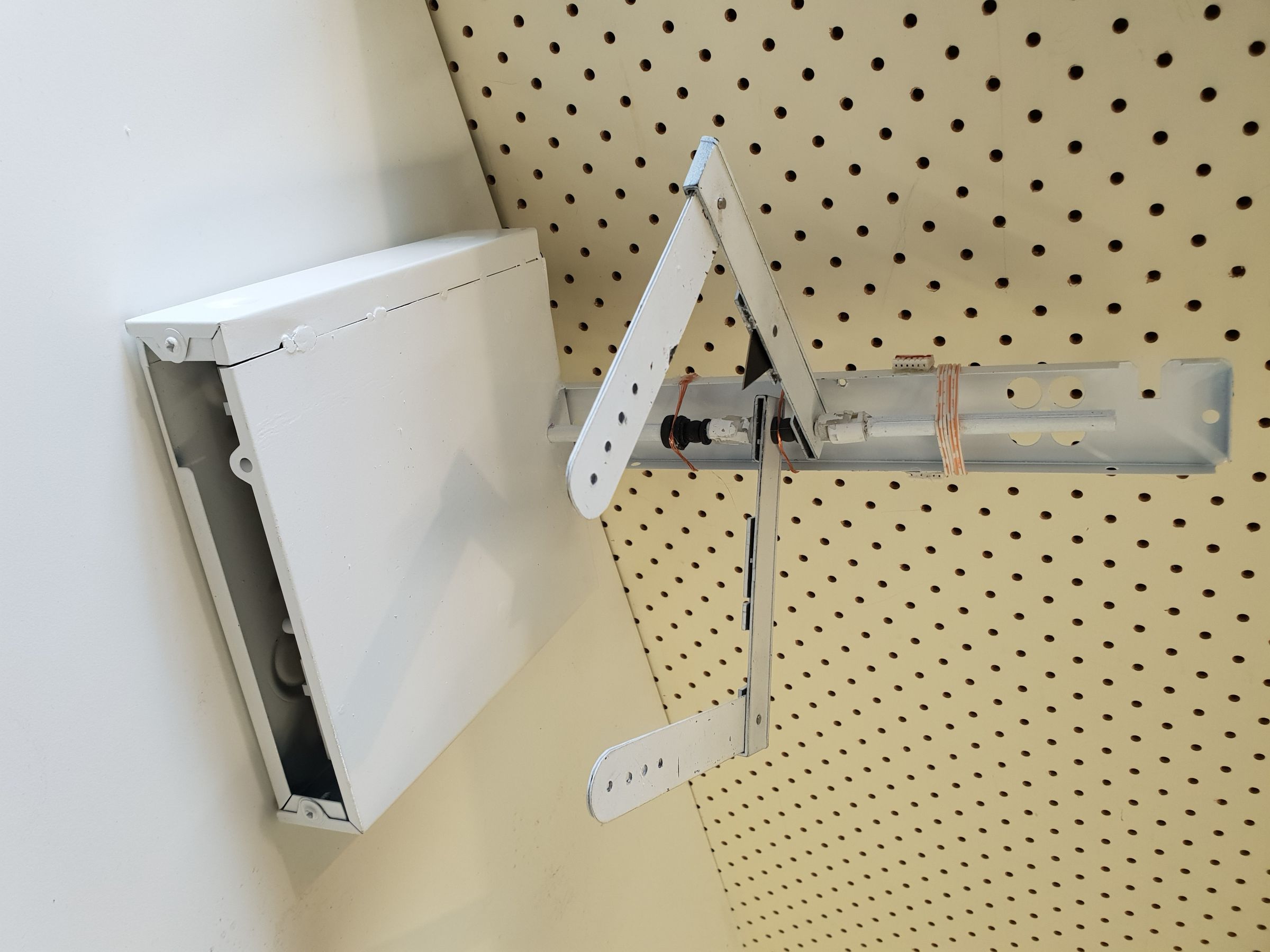 REBOTTLE: a Fun Way to Upcycle DVD Players! : 9 Steps - Instructables