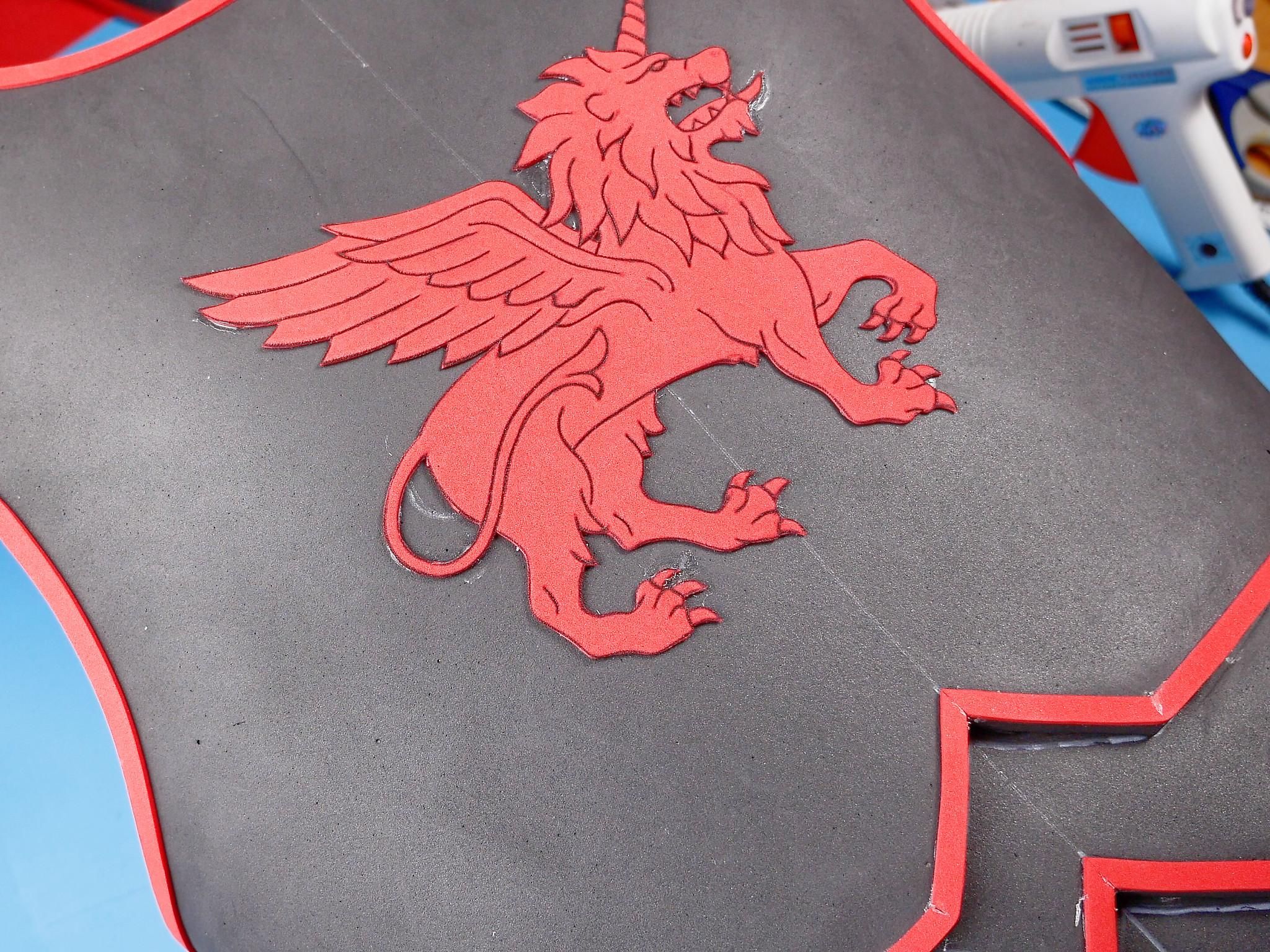 Make Knight Armor From a Floormat and Hot Glue! : 35 Steps (with ...