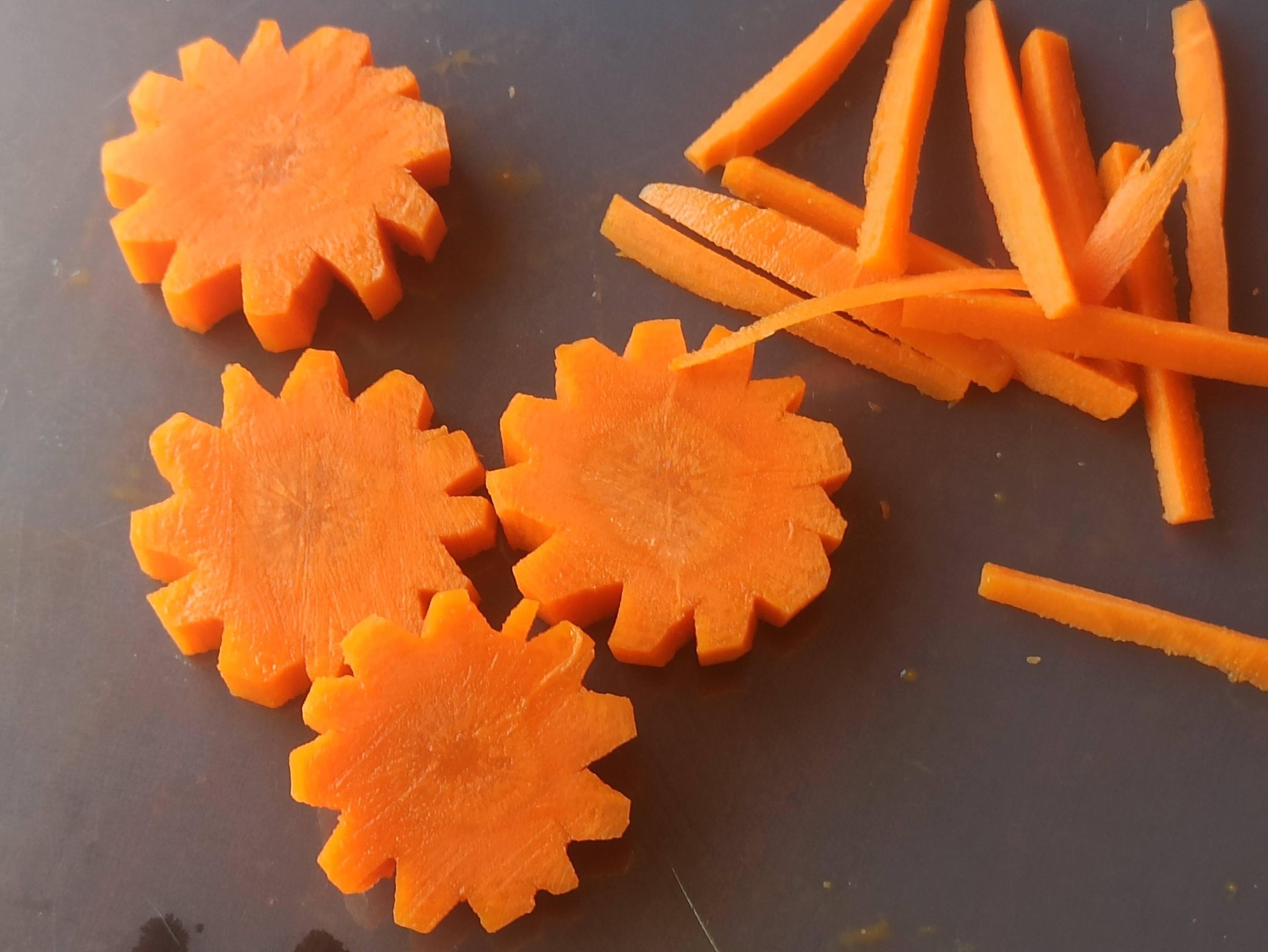 Carrot - Essential Cutting Skills : 11 Steps (with Pictures ...