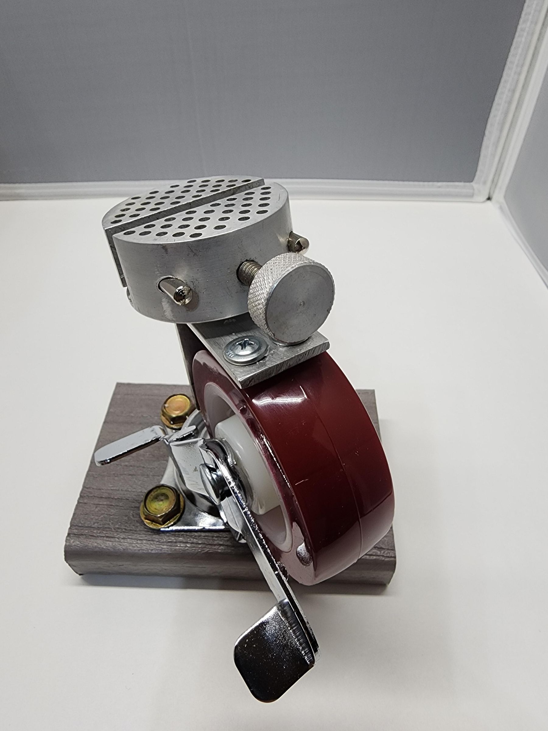 Engraving Vise, Mini Swivel - Using a Locking Caster : 11 Steps ...
