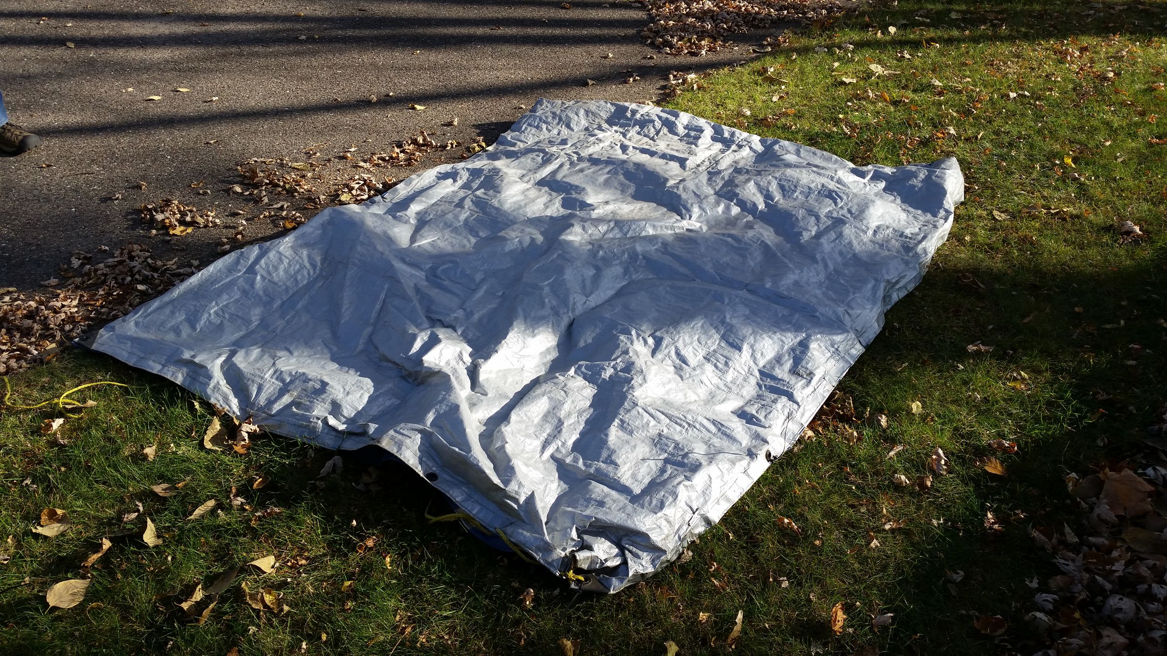 Tarp Leaf Bagging System : 5 Steps (with Pictures) - Instructables