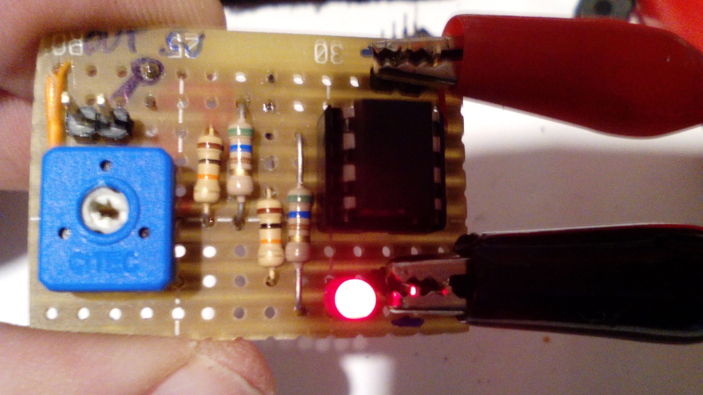 Single White Line Detector for SUMO ROBOT : 16 Steps - Instructables