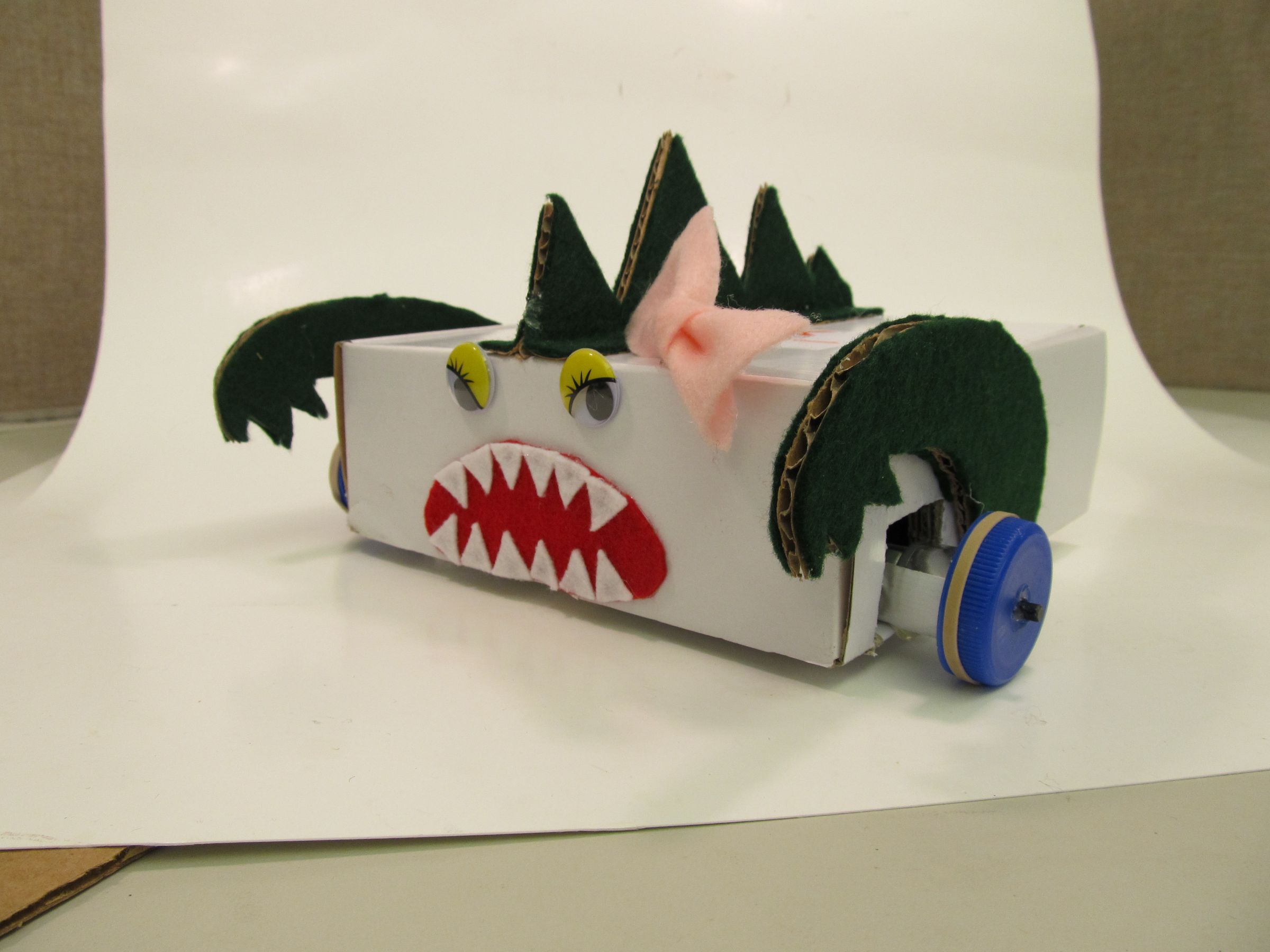 Cardboard Chassis for Cheap Robots 1: Boxbot : 10 Steps (with Pictures ...