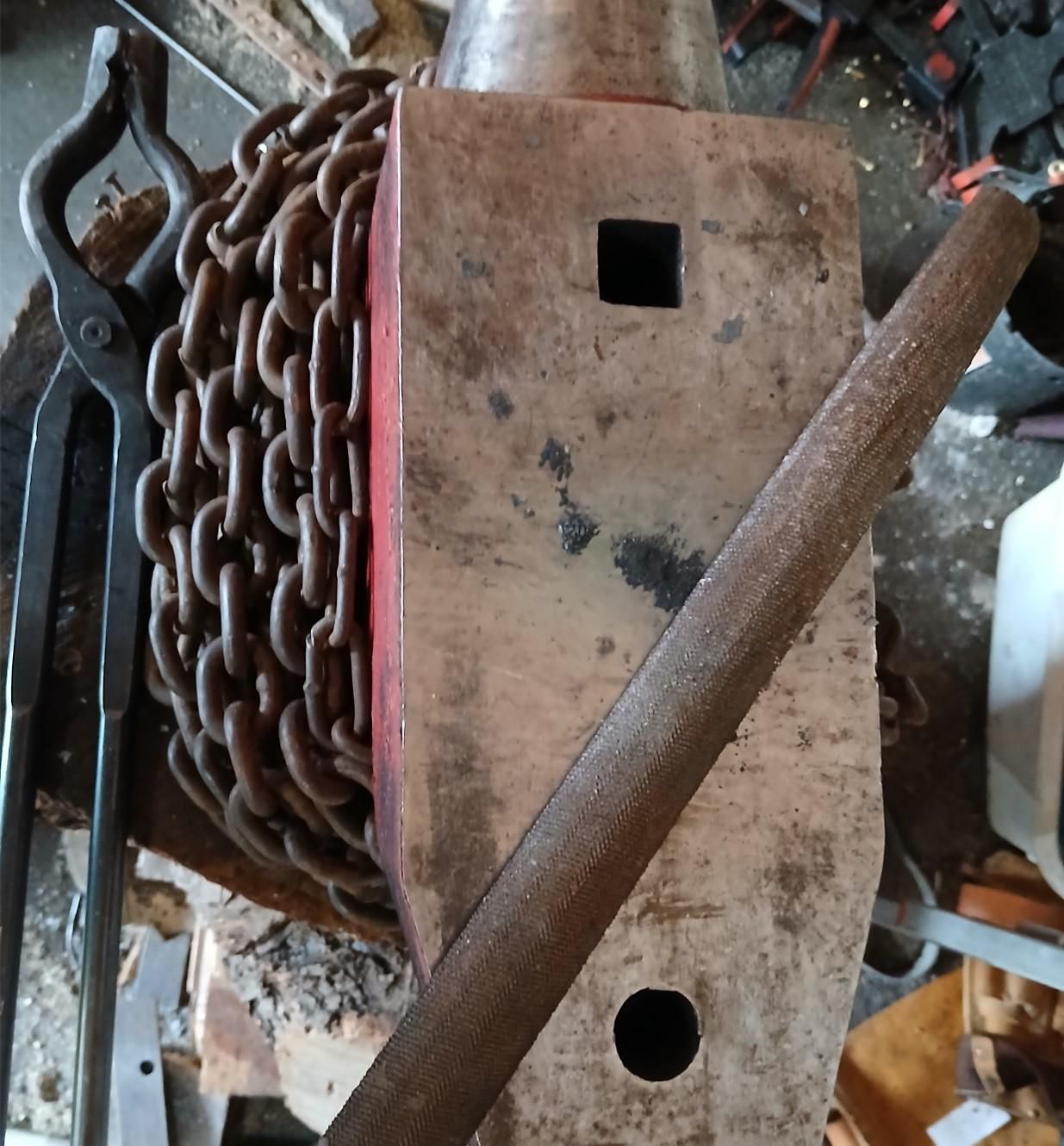 Forged Wall Hook - Blacksmithing Lesson 01 : 7 Steps - Instructables