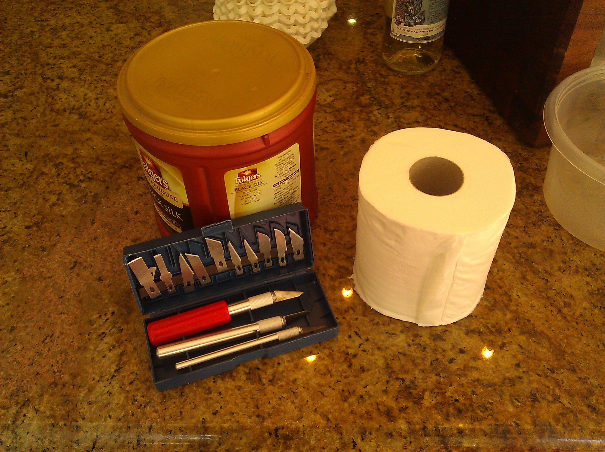 How to Make a Center-Pull Tissue Dispenser on the Cheap : 4 Steps ...