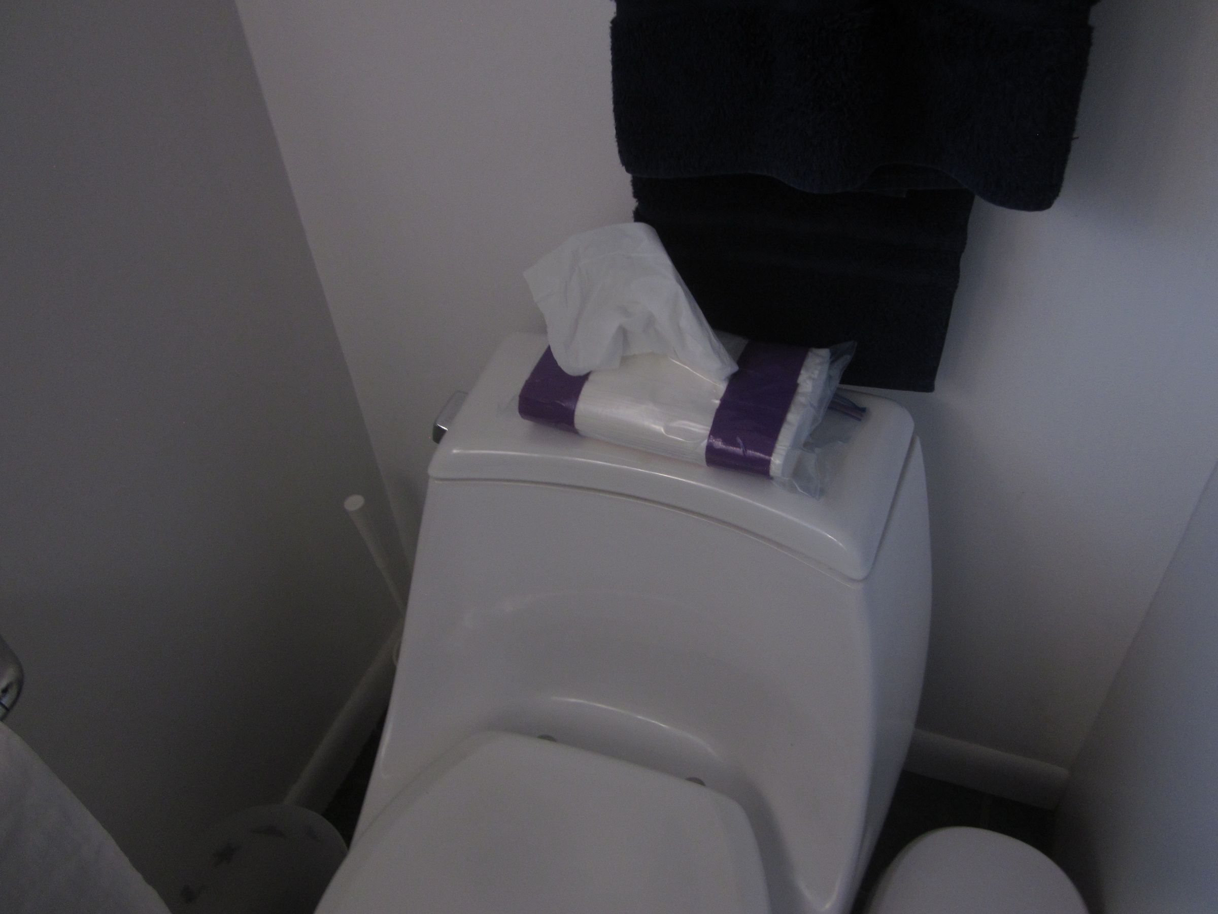 DIY Makeshift Tissue Box/Holder : 5 Steps (with Pictures) - Instructables