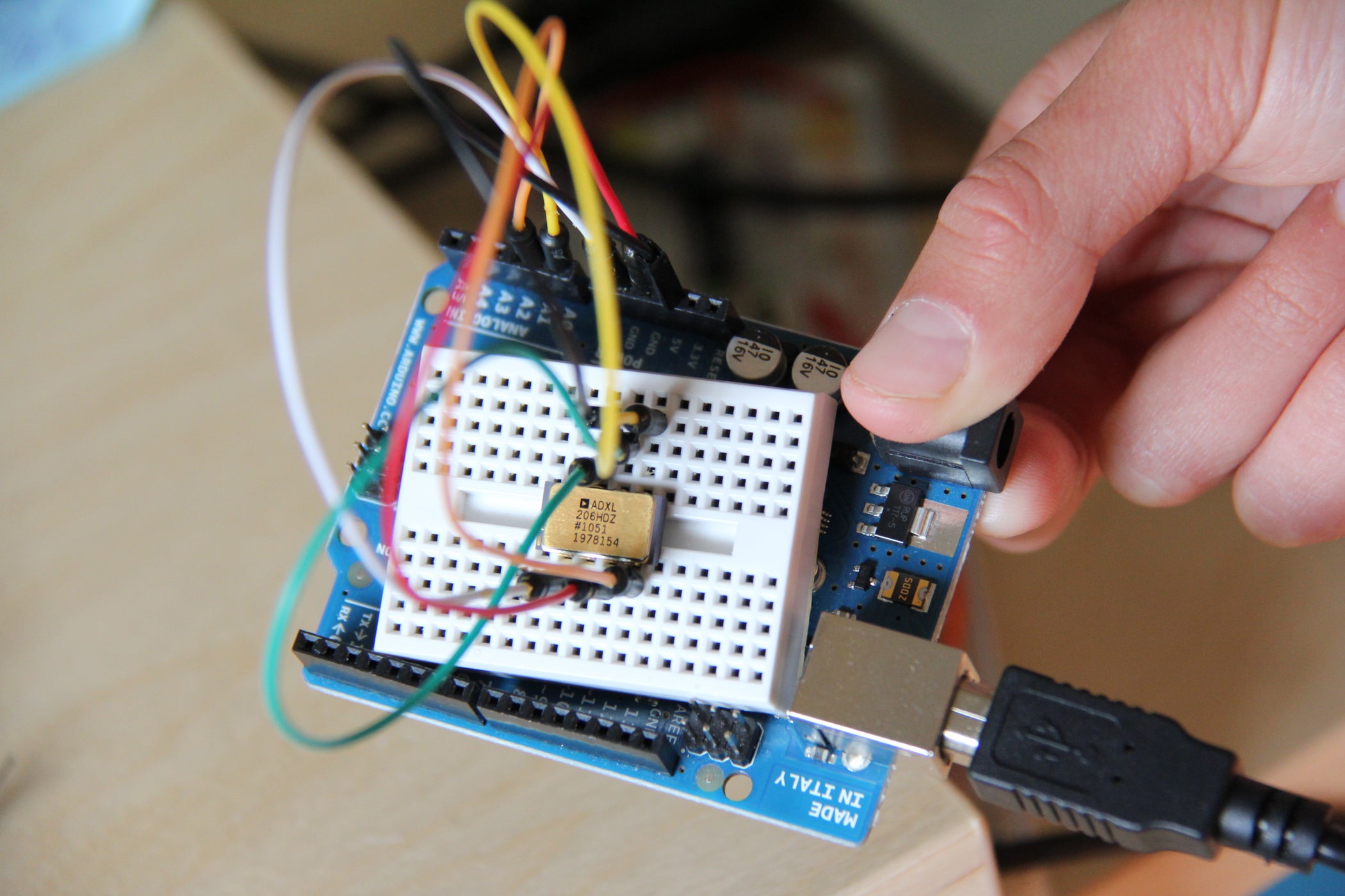 ADXL206 Dual-Axis Accelerometer : 4 Steps - Instructables