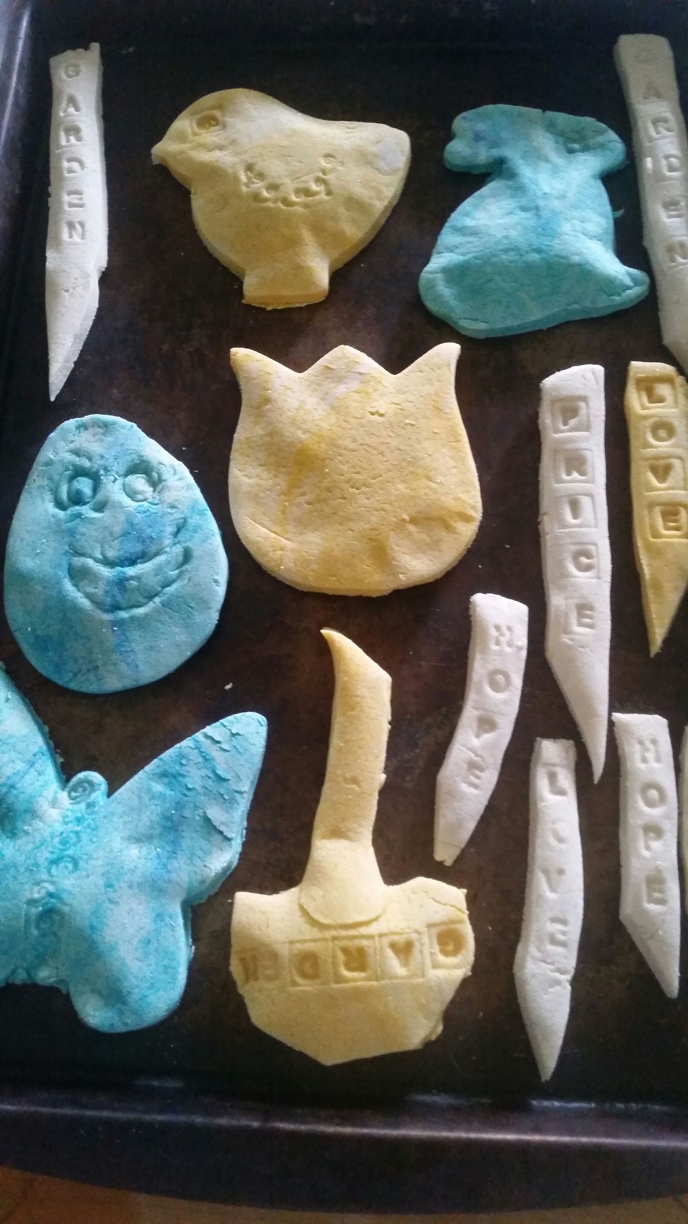 Salt Modeling Clay : 4 Steps - Instructables