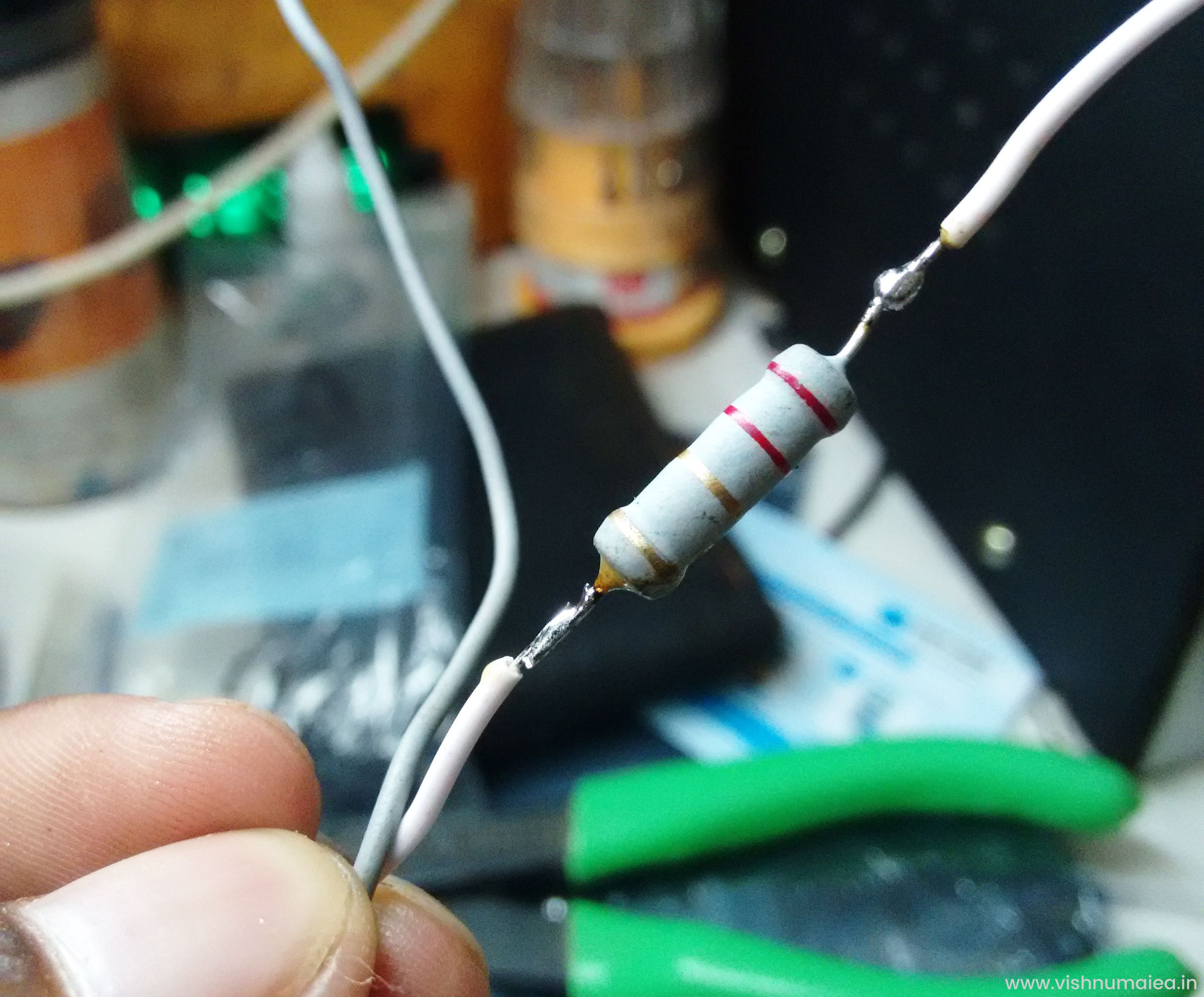 How To Use Diy Flashlight Parts To Make A Rechargeable Led Flashlight