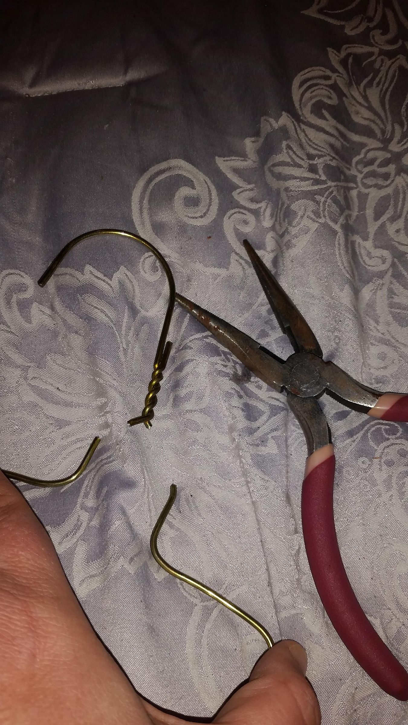 Upcycled Wire Hanger Tablet Mount : 3 Steps - Instructables