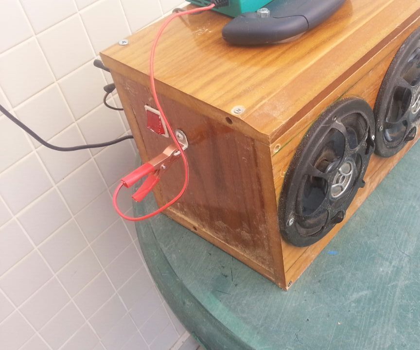 Boombox 8 12v Internal Battery : 9 Steps - Instructables