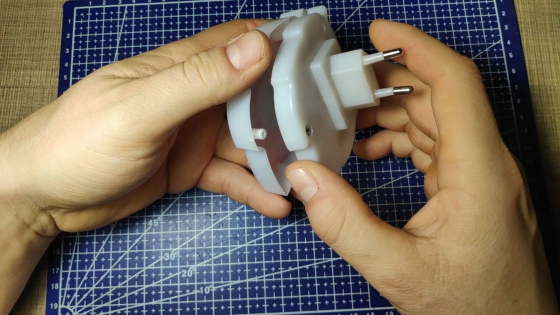 Fixing and Improving a Night Light : 5 Steps (with Pictures ...