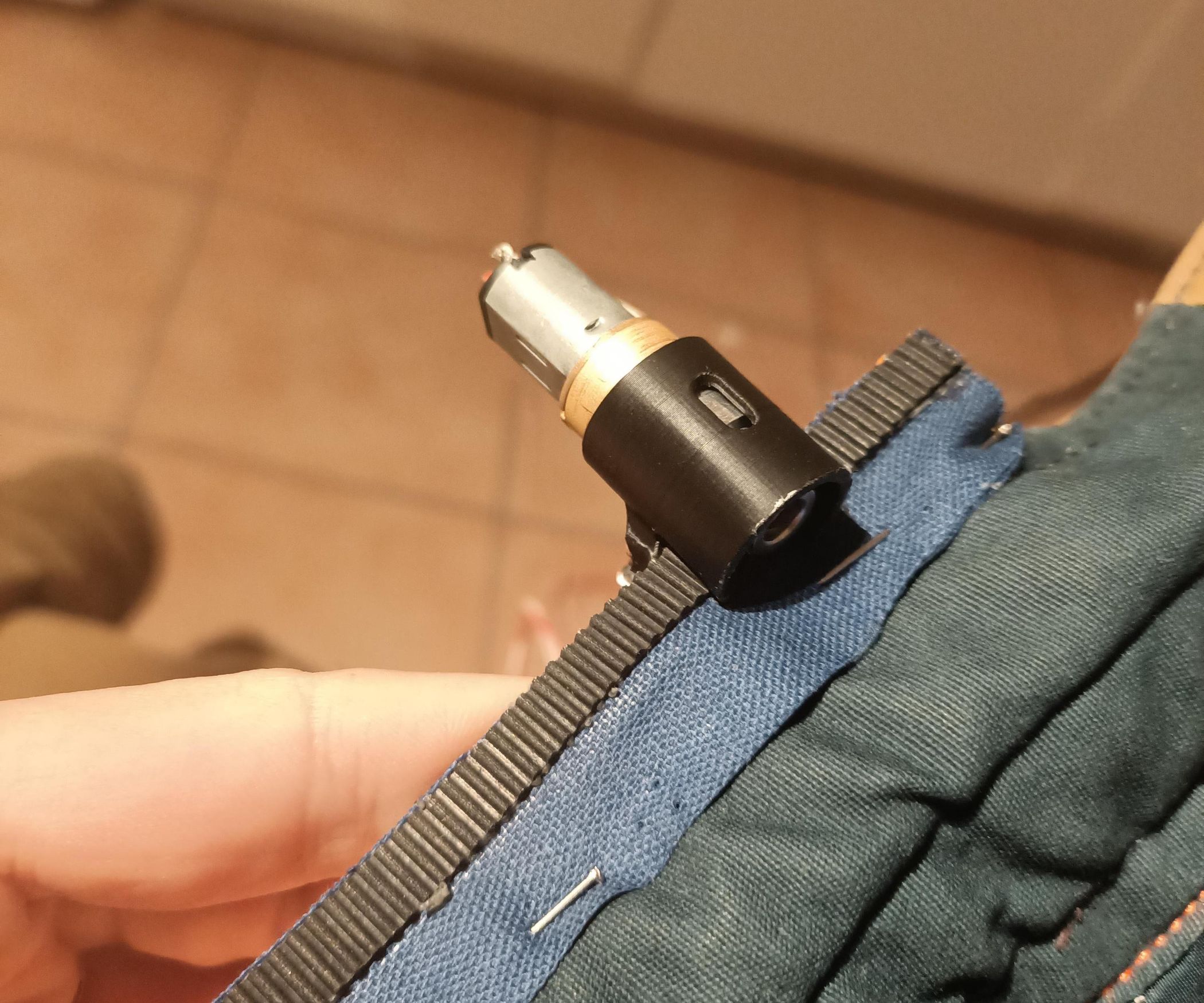 Electrically Assisted Zipper : 7 Steps - Instructables