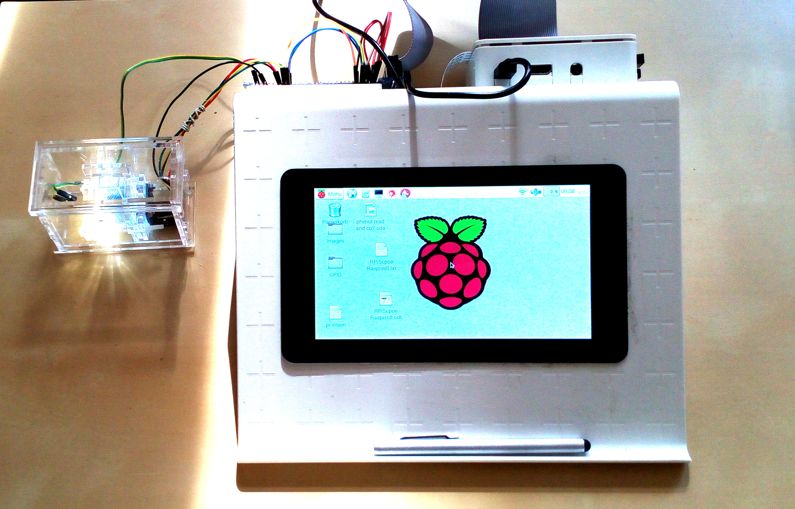 A Raspberry Pi & RPi Touch Screen Workstation - Instructables