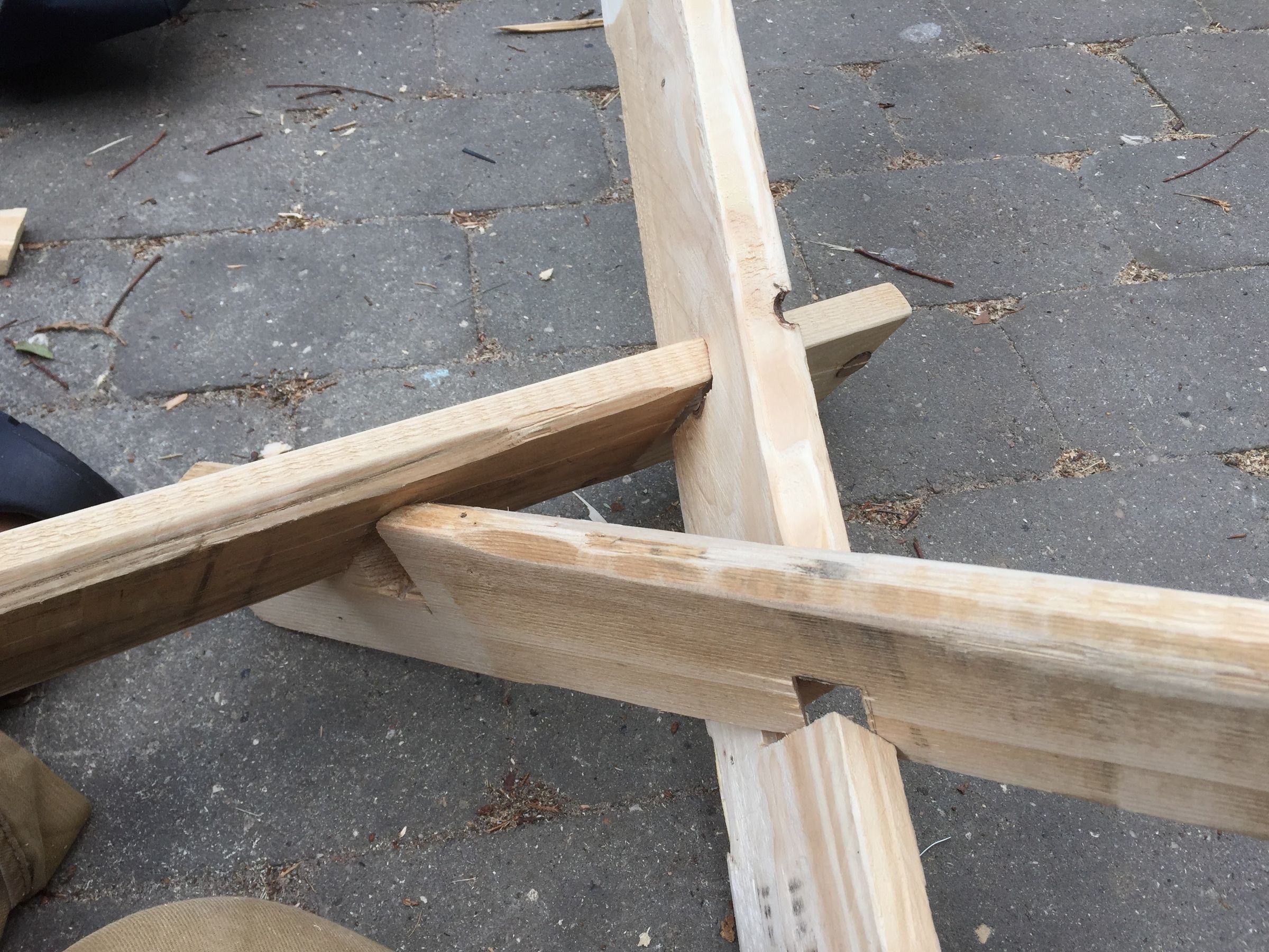 Clothes Drying Rack Out of Pallets and Paracord : 4 Steps (with ...