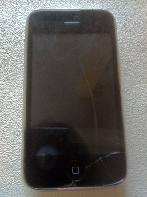 Fixing Cracked Glass on IPhone 3g/s : 11 Steps (with Pictures ...