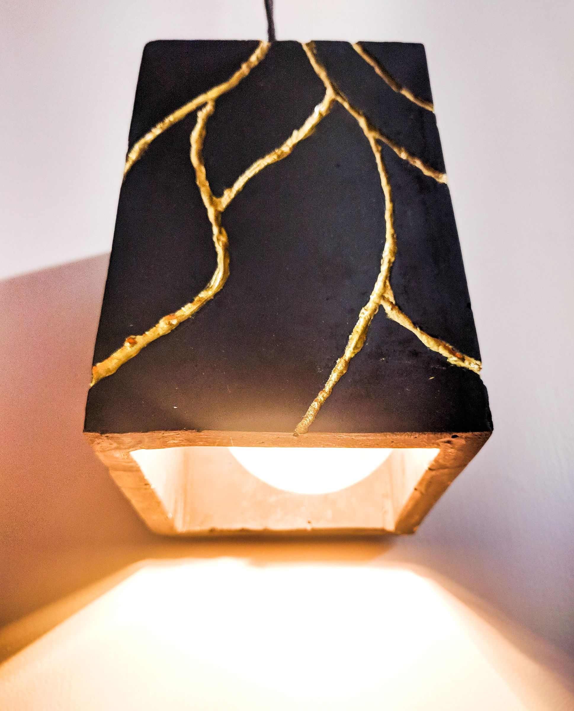 Kintsugi Style Concrete Lamp : 7 Steps (with Pictures) - Instructables