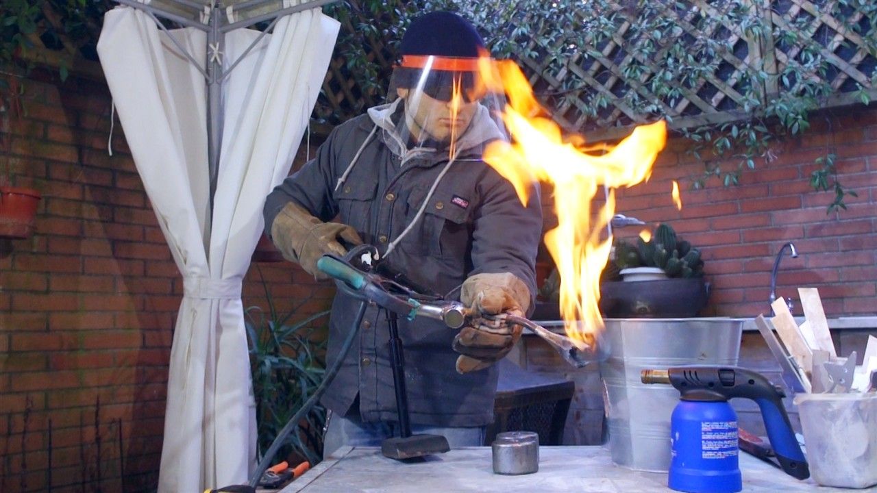 Homemade DIY Metal Foundry - How to Melt Aluminum and Create a ...