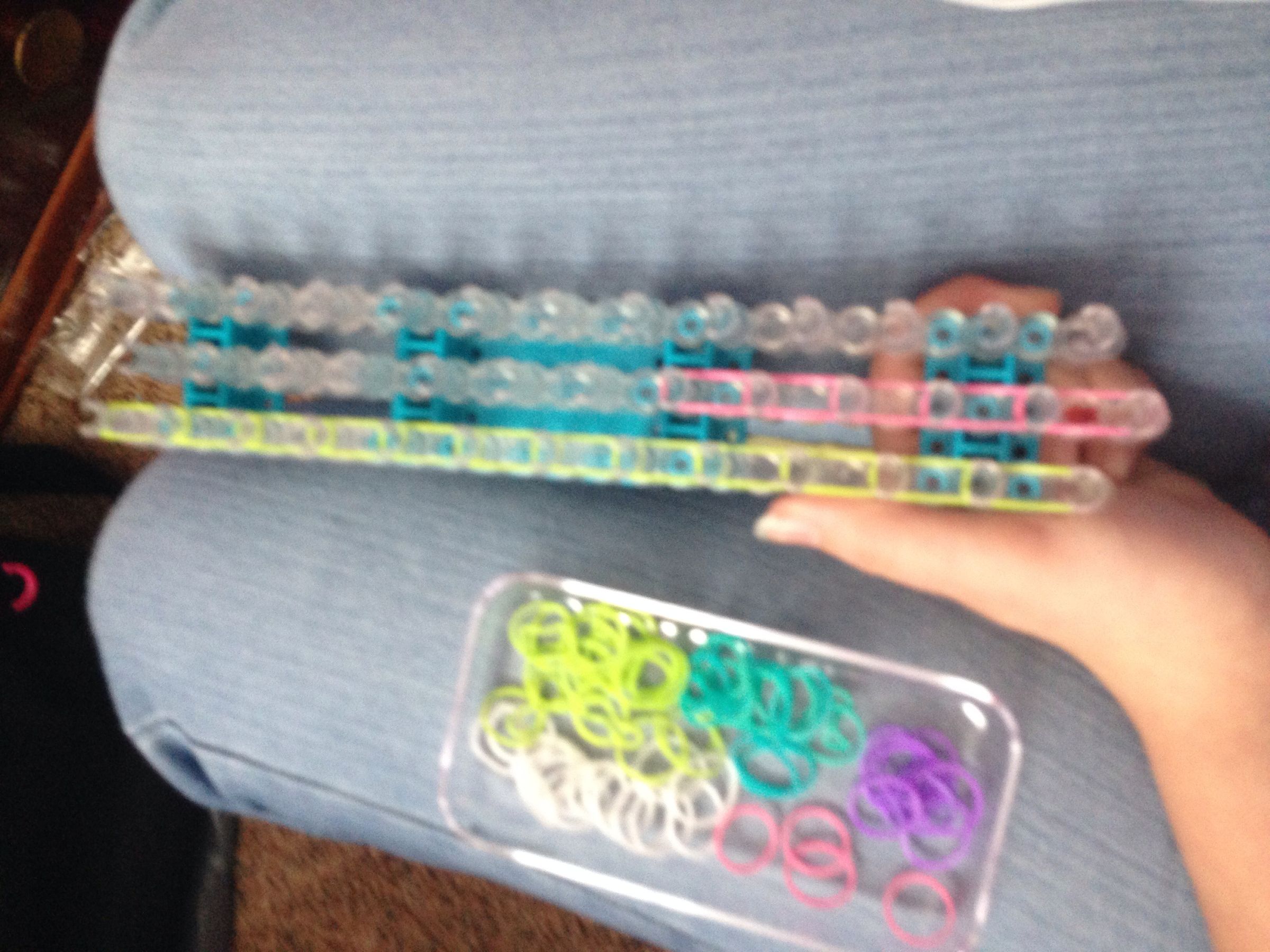 Triple Single Rainbow Loom Bracelet : 29 Steps - Instructables