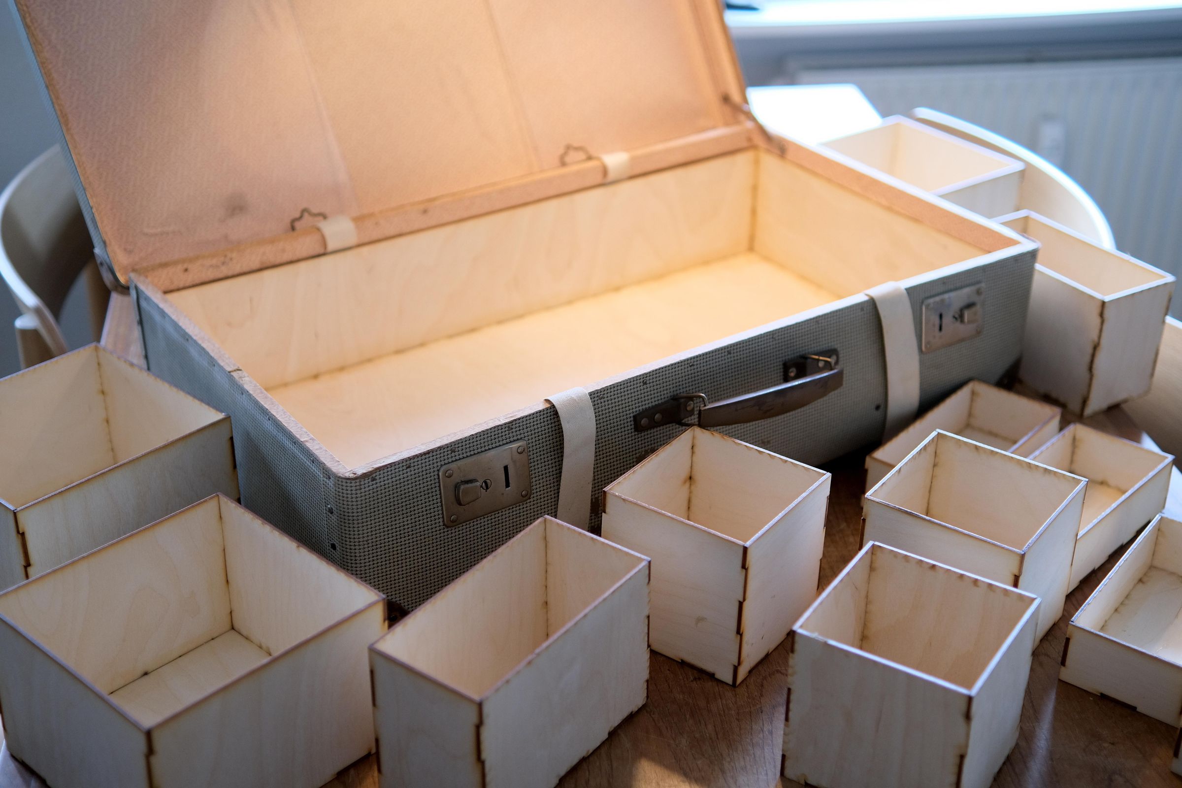 Lego Organizing Suitcase : 7 Steps (with Pictures) - Instructables