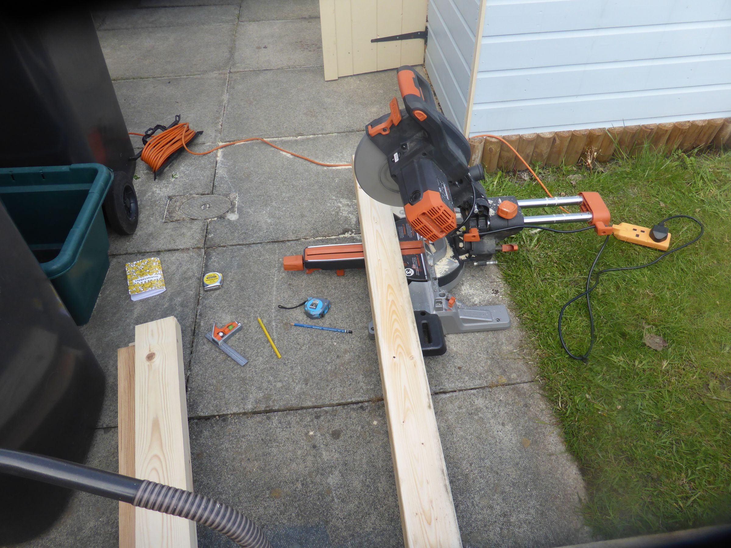 Simple Wood Workbench : 4 Steps (with Pictures) - Instructables