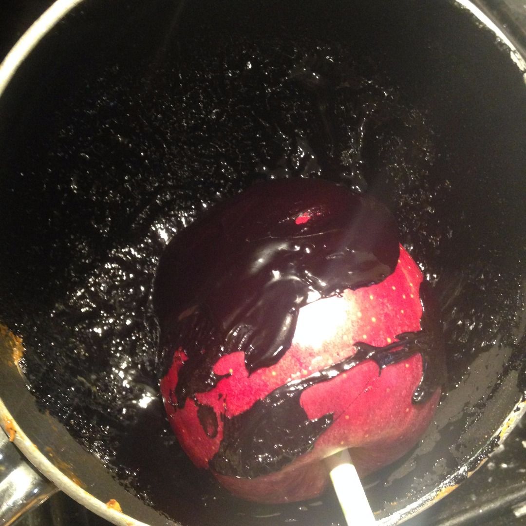 Caramel Poison Apples : 4 Steps (with Pictures) - Instructables