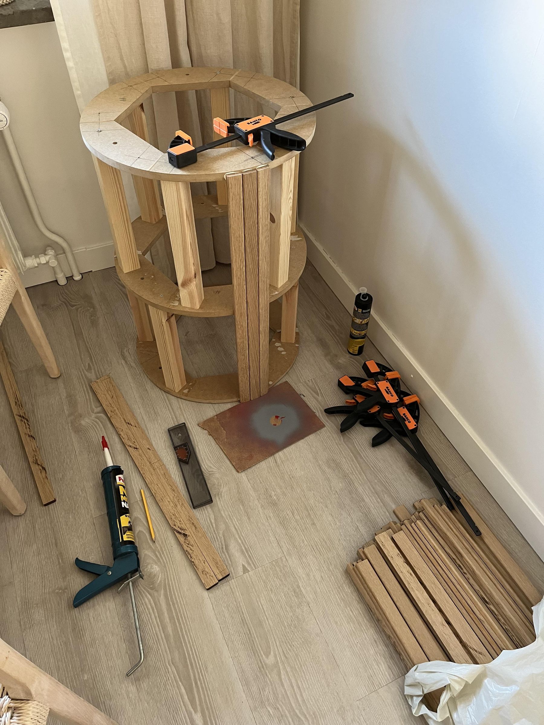 Circular Table Re-Design (Three to Single Leg) : 8 Steps (with Pictures ...