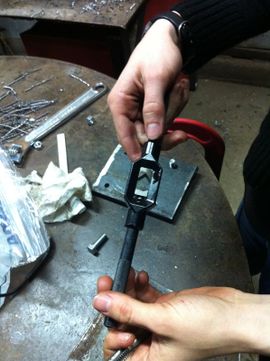 Tapping Screw Threads : 4 Steps (with Pictures) - Instructables