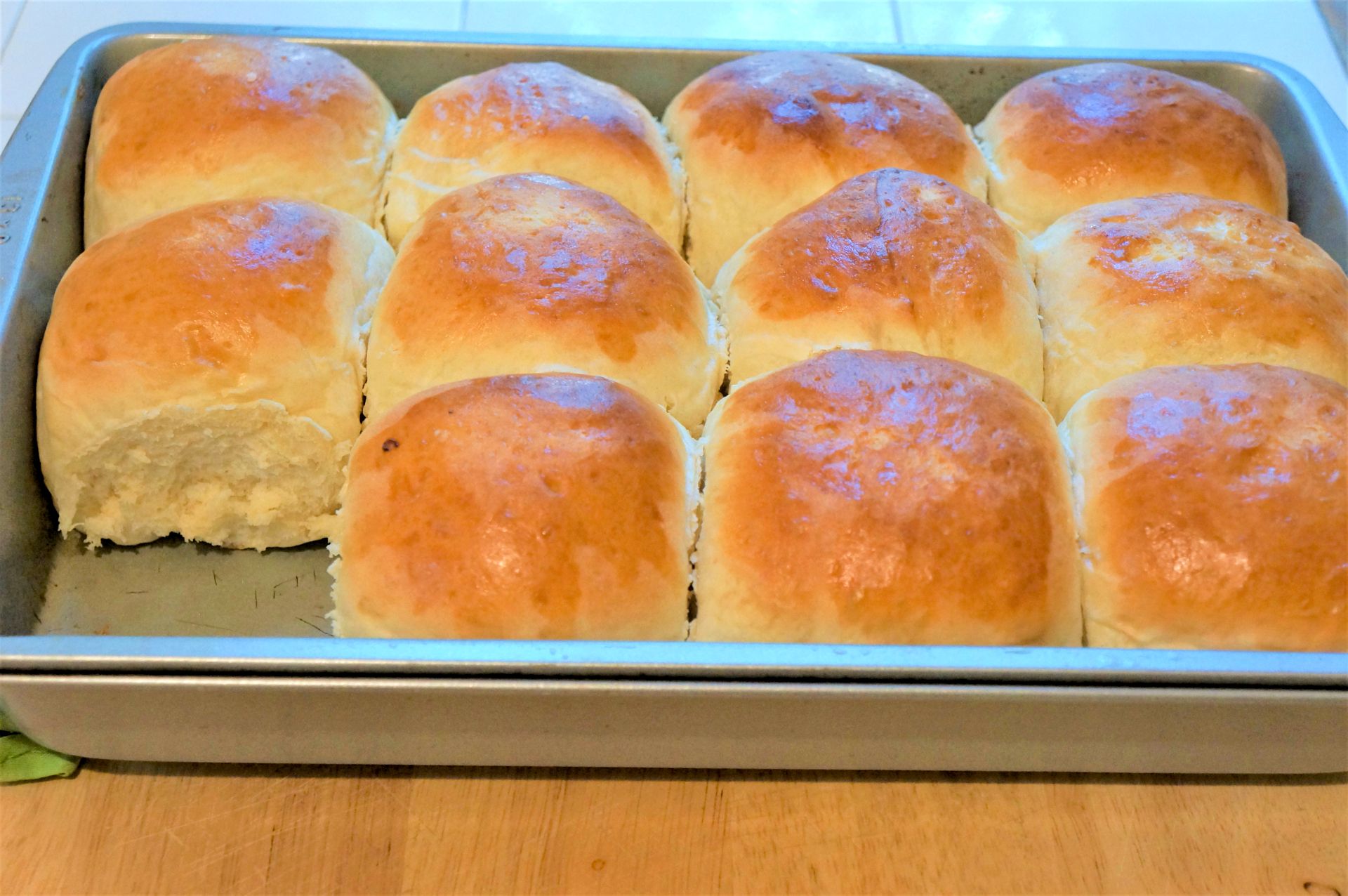 Vintage Copycat School Cafeteria Yeast Rolls : 7 Steps (with Pictures ...
