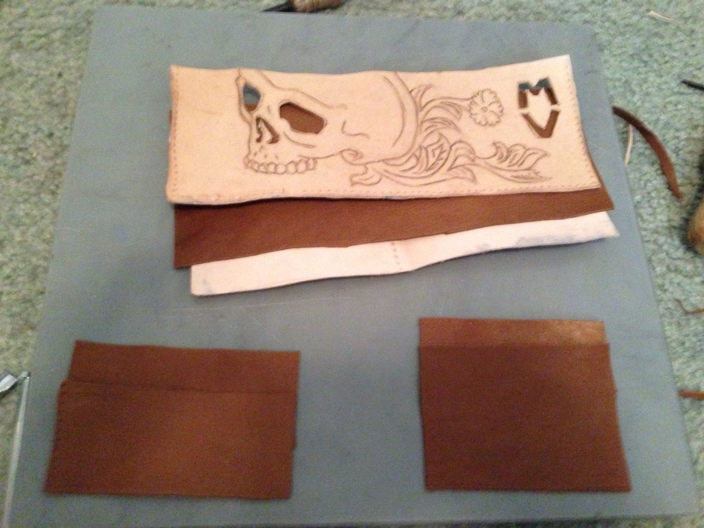 Make a Custom Leather Wallet - FREE PATTERN : 6 Steps (with Pictures ...