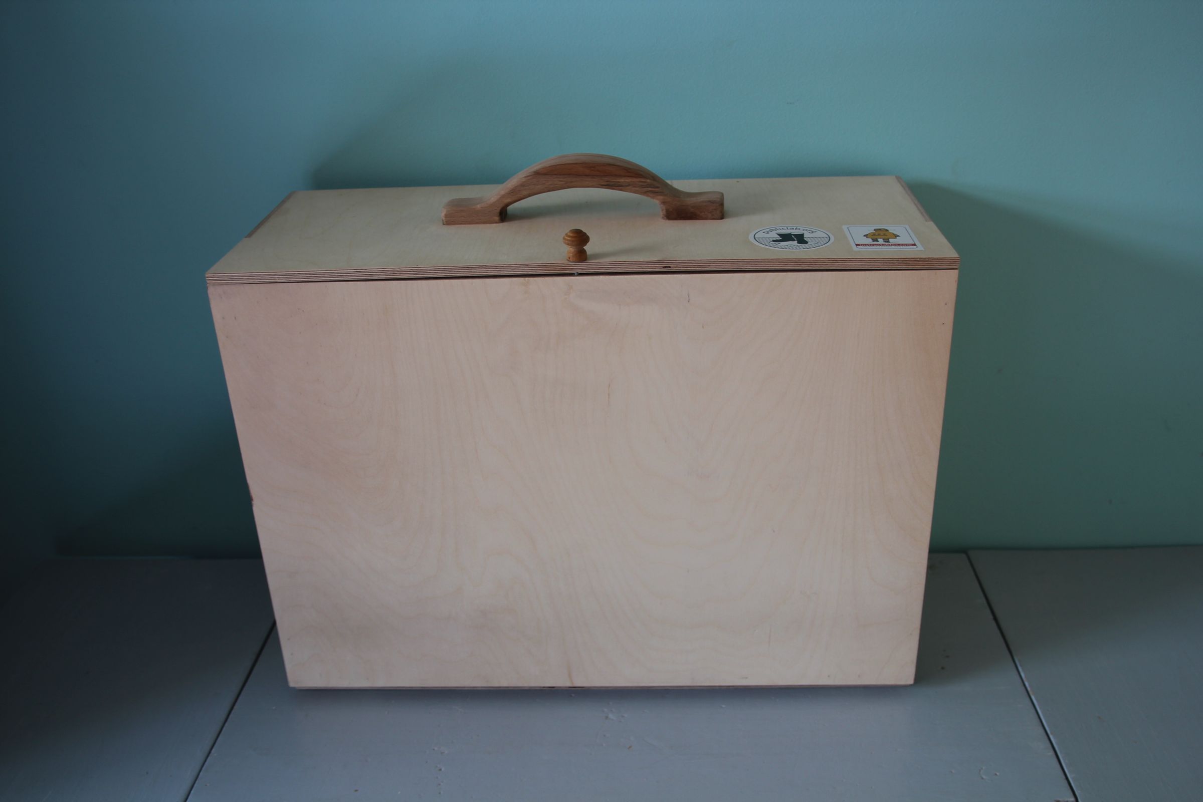 Make a Portable Workstation : 14 Steps (with Pictures) - Instructables