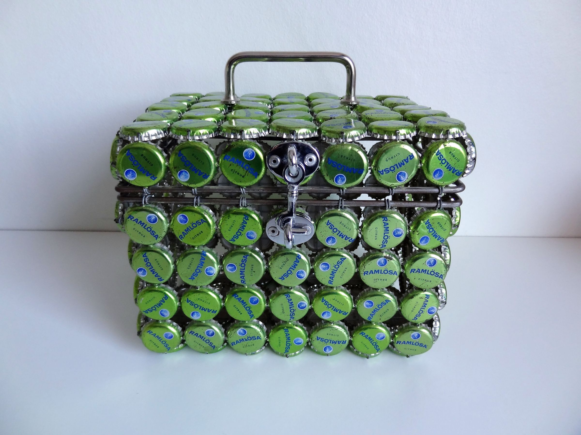 Make a Bottle Cap Bag : 11 Steps (with Pictures) - Instructables