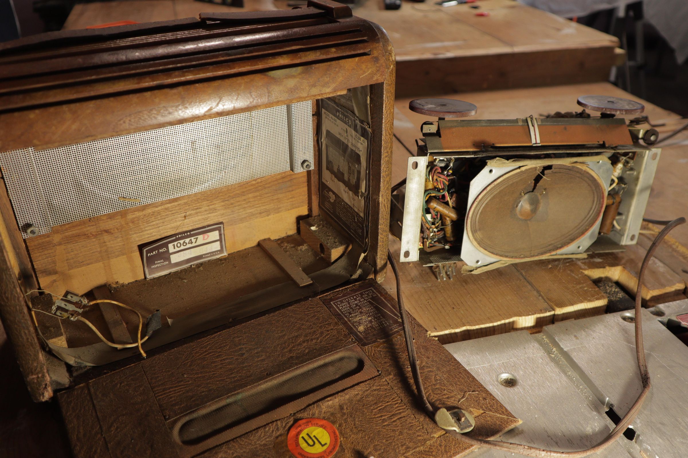 Modernize an Antique Radio - Alexa + Raspberry Pi Entertainment System ...