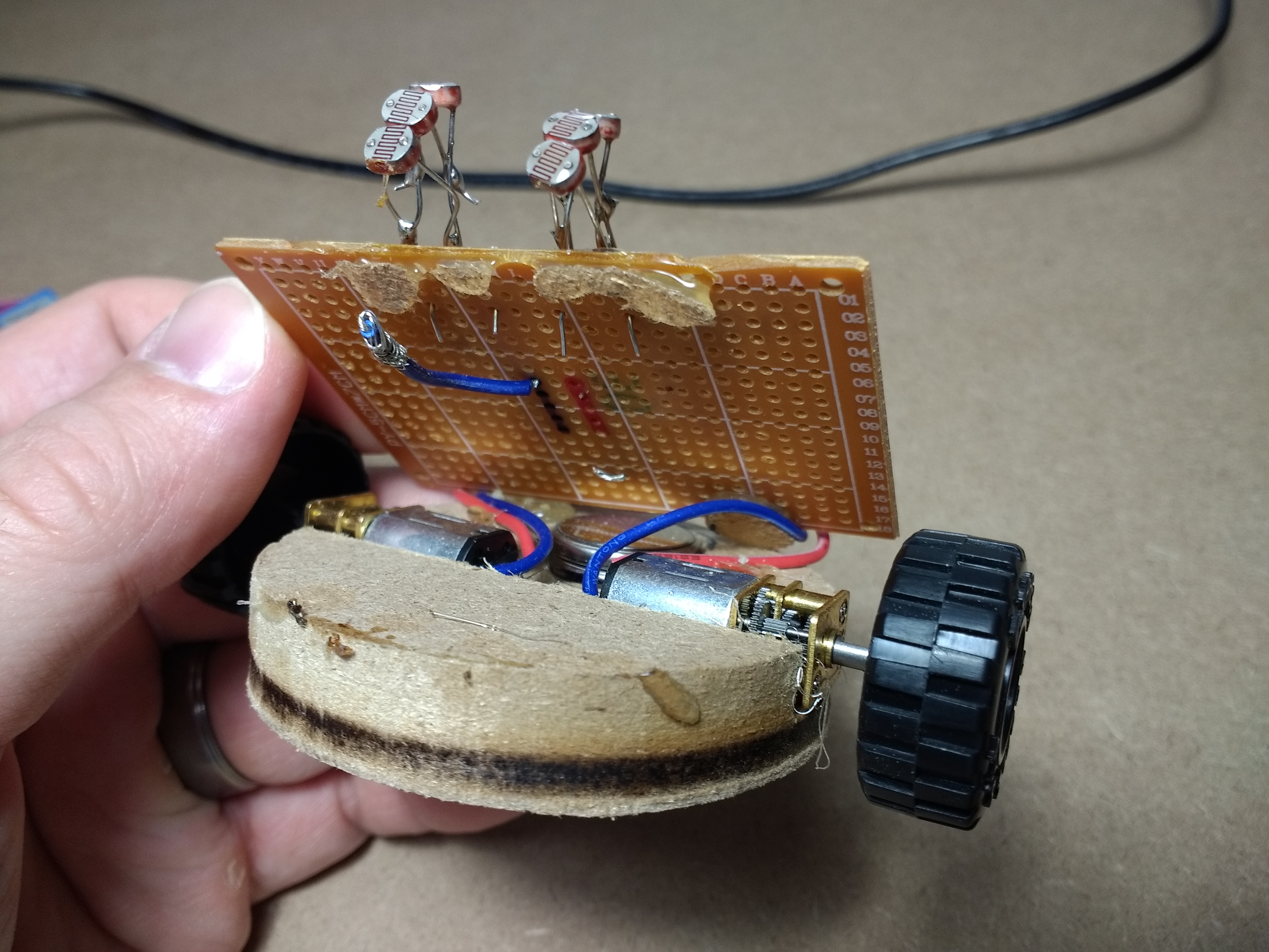 Light Following Robot : 7 Steps (with Pictures) - Instructables