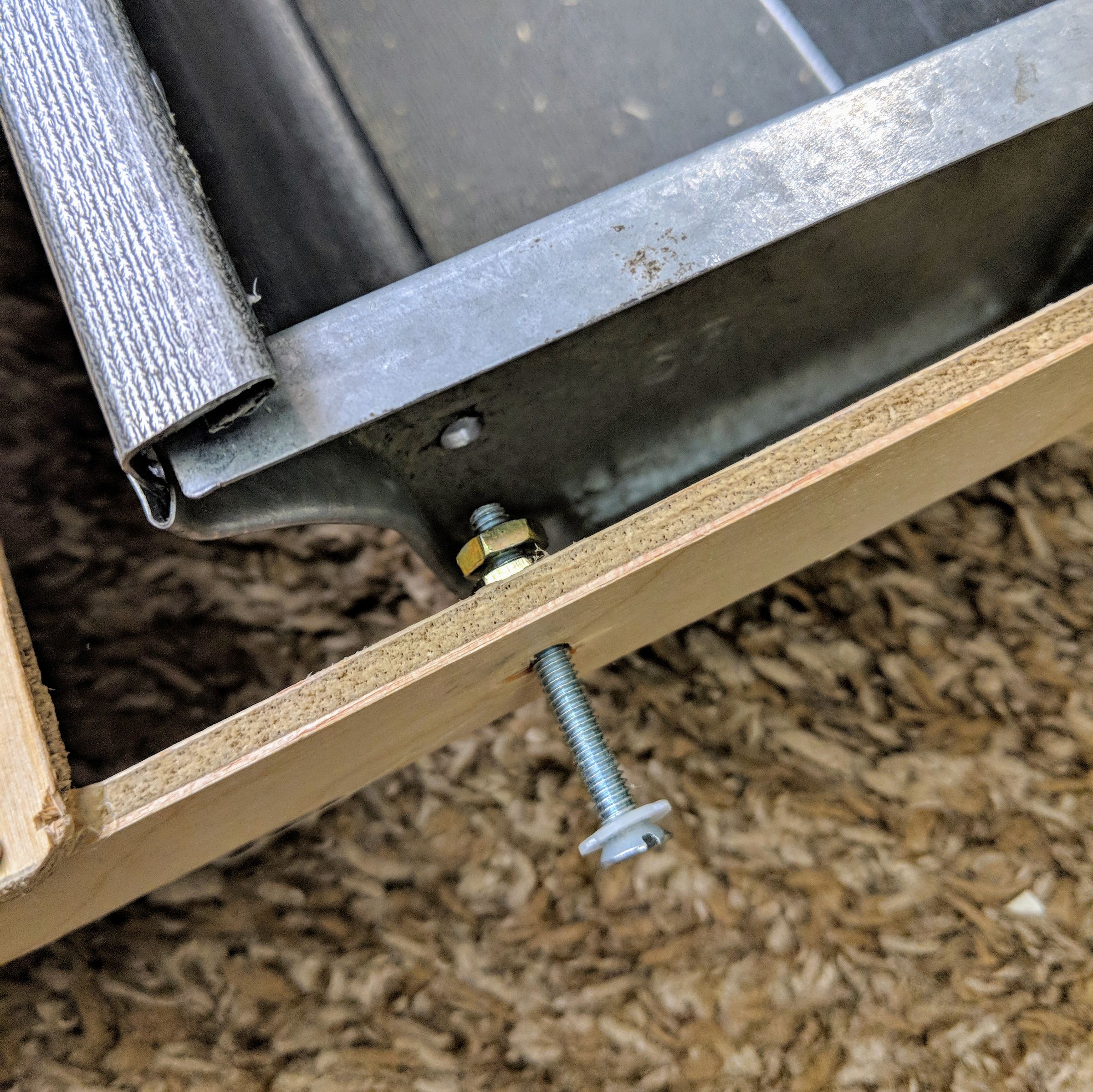 Automatic Chicken Feeder With Upcycled Gutter & Plywood : 15 Steps ...