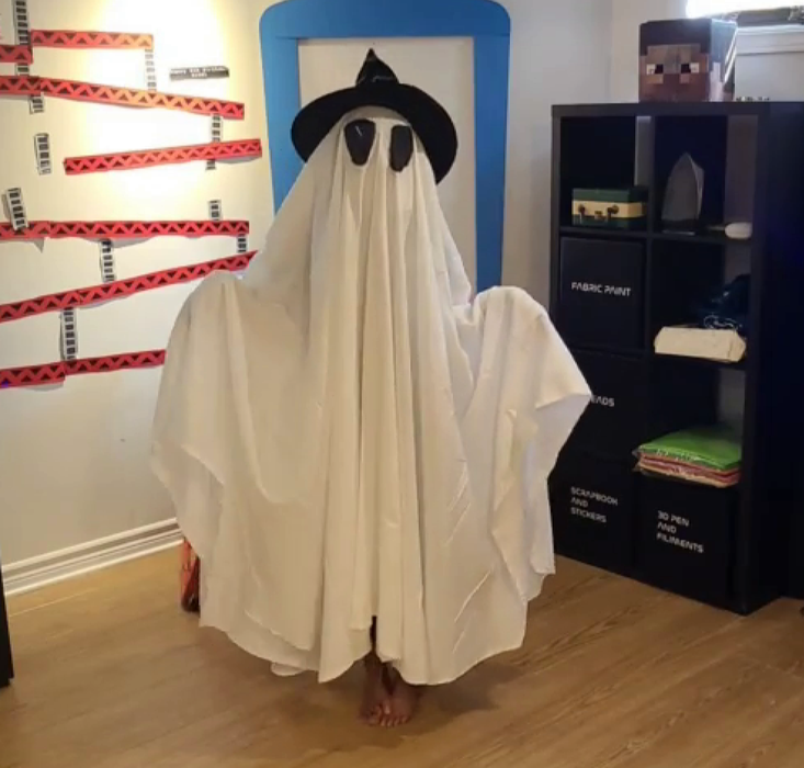 A Timelapsed How to Make the Timeless Bed Sheet Ghost Costume : 5 Steps ...