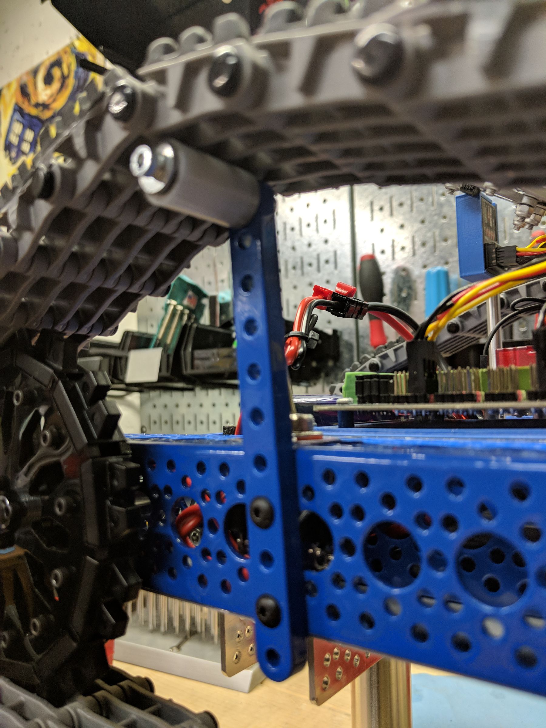 Trackbot Mk V : 8 Steps (with Pictures) - Instructables