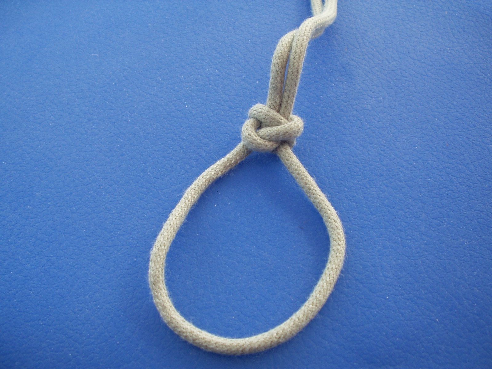 Overhand, Overhand Stopper Knot : 8 Steps - Instructables