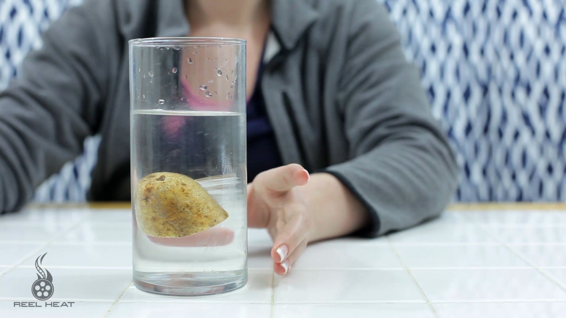 Floating Tricks You Should See! : 4 Steps (with Pictures) - Instructables