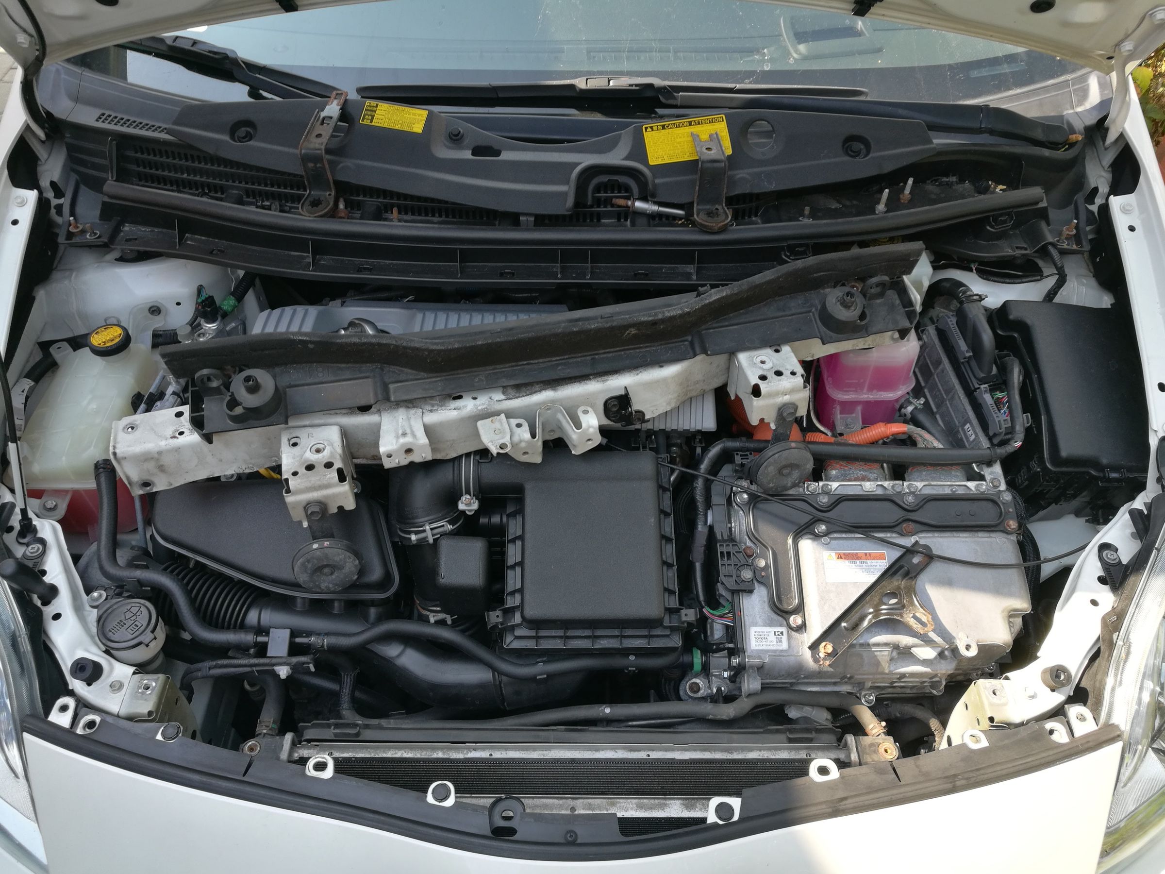 Toyota Prius Gen 3 Front Cooler Cleaning : 6 Steps (with Pictures ...