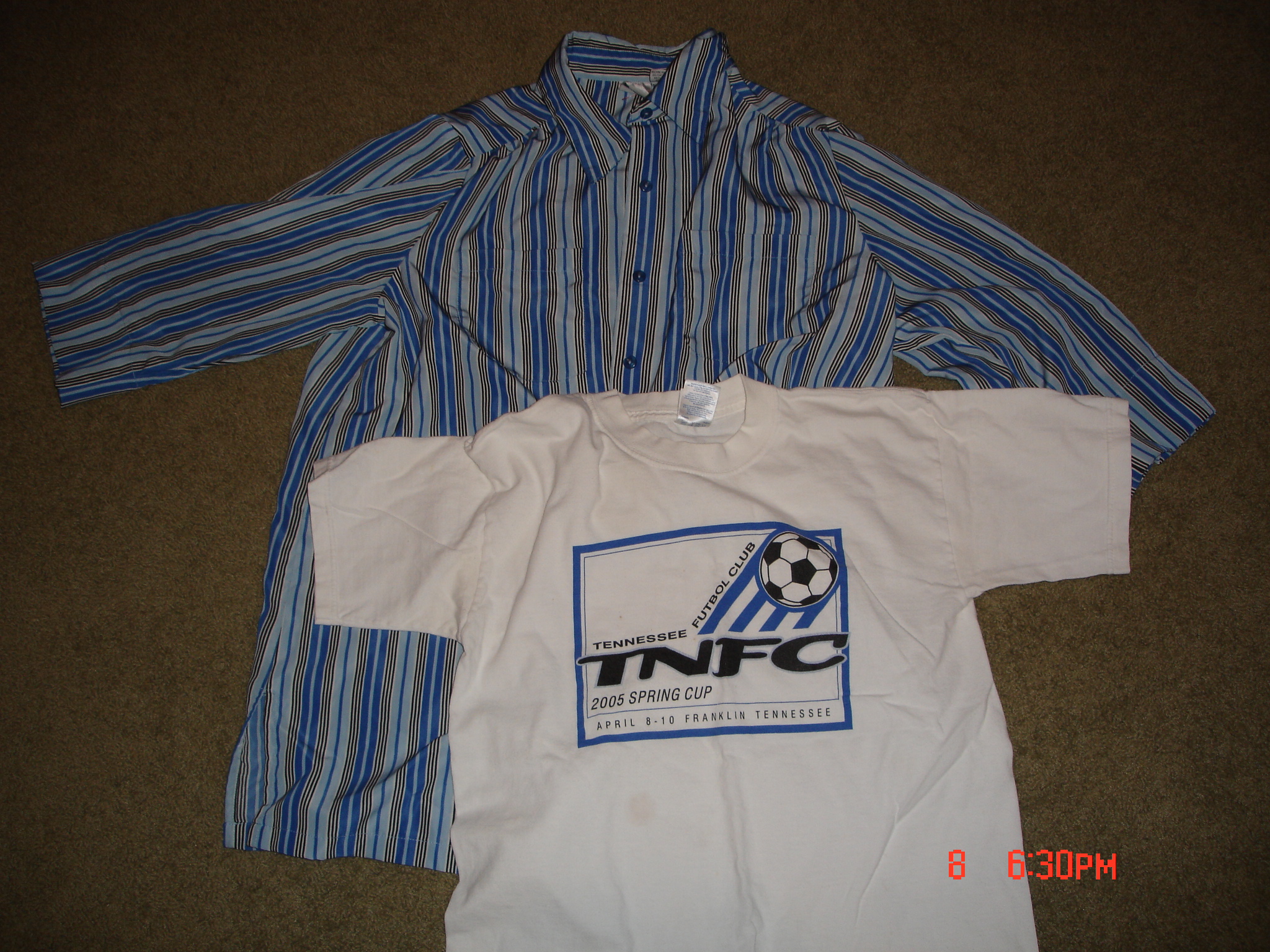 T-Shirt Into a Button-Up : 4 Steps - Instructables