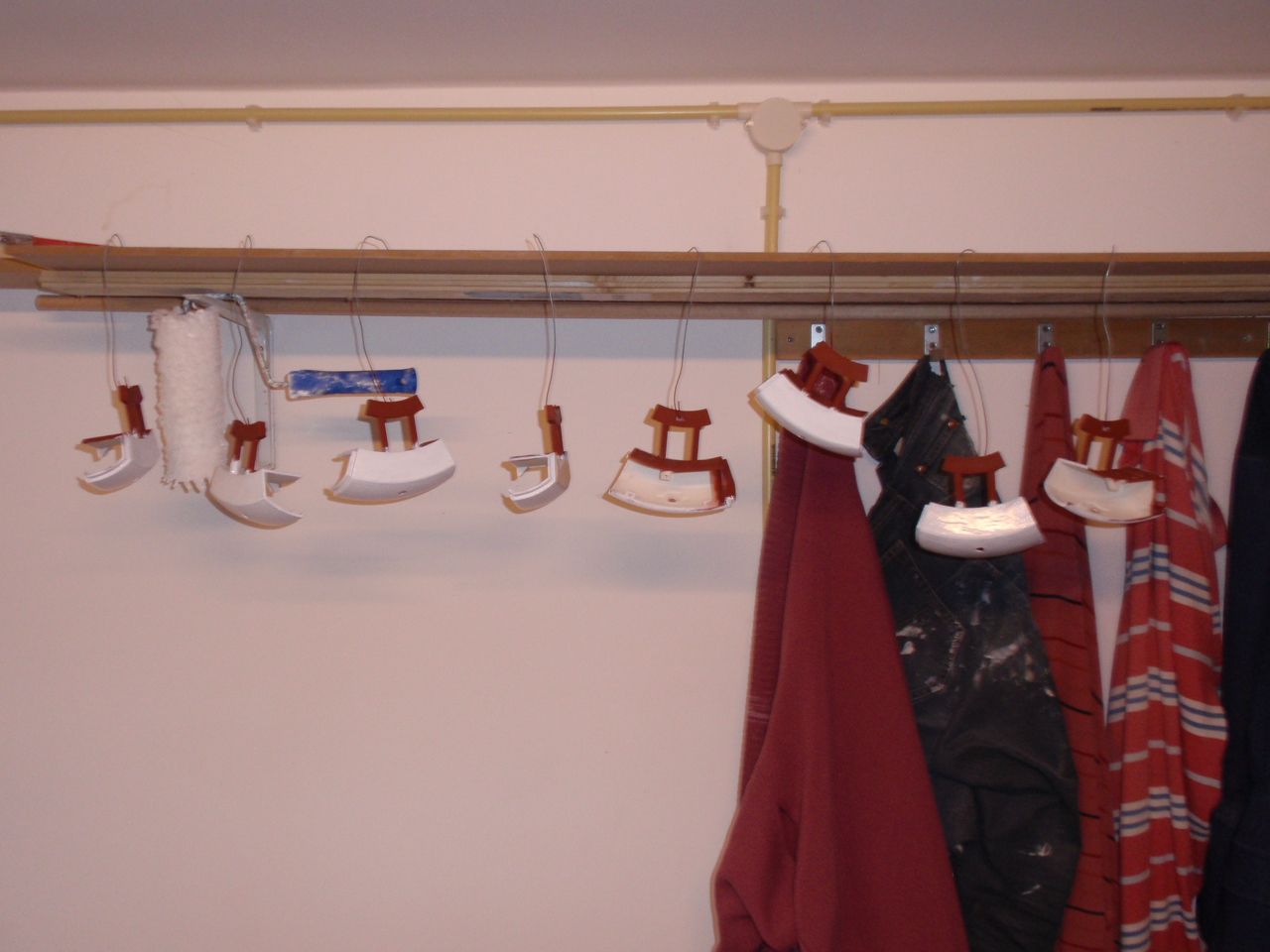 A Fully 3D Printable GlaDOS Robotic Ceiling Arm Lamp : 11 Steps (with ...