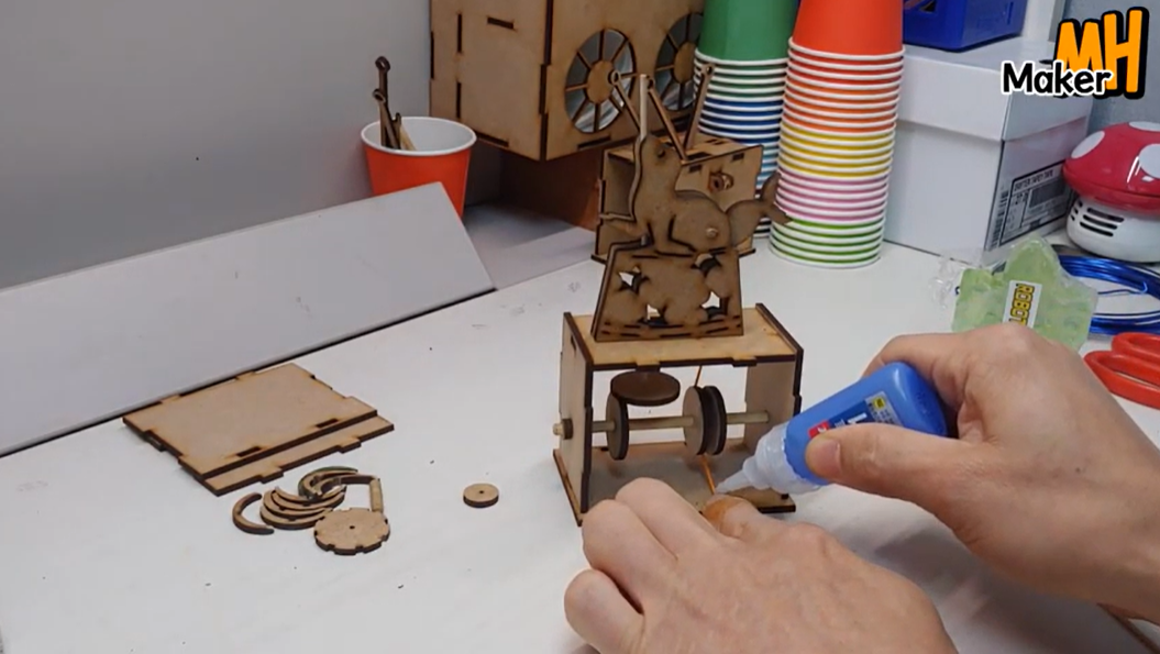 A Seal That Rolls a Ball. AUTOMATA. Laser Cutter. : 6 Steps - Instructables