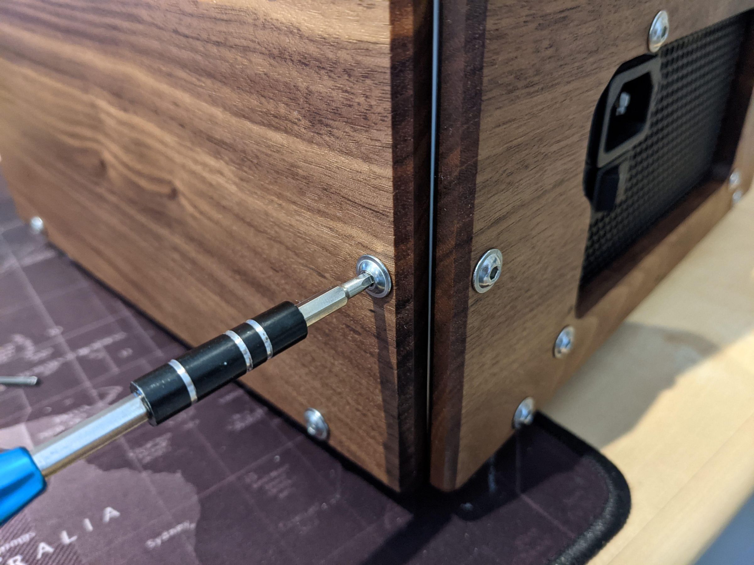 Walnut and Acrylic PC Build : 11 Steps (with Pictures) - Instructables
