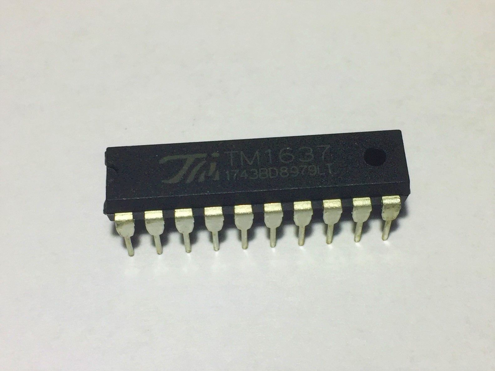 Two Wire (DMX) Interface With Screen and Buttons : 5 Steps (with ...
