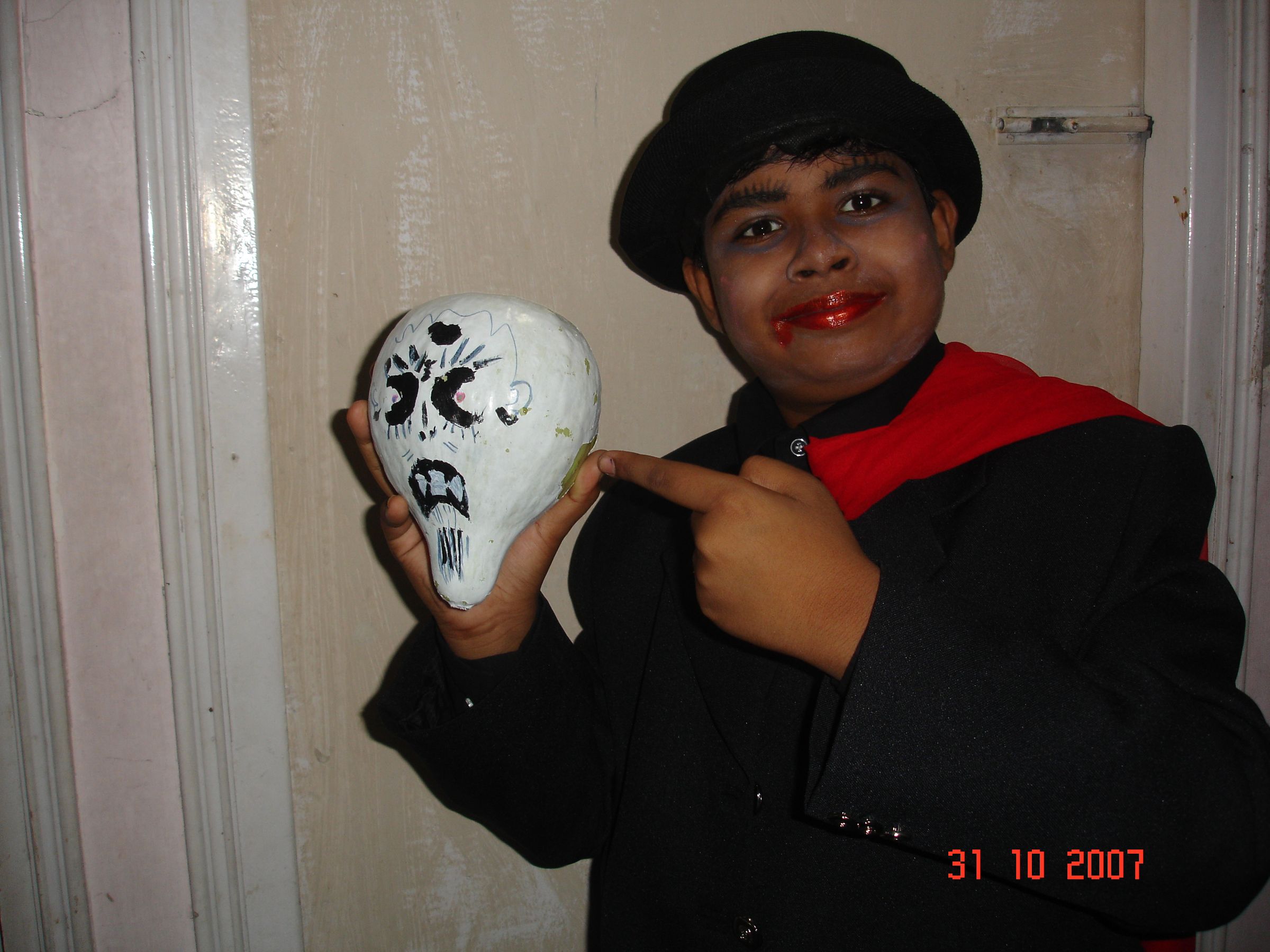 Spooky, Scary, Haunted Halloween Gourd : 6 Steps - Instructables